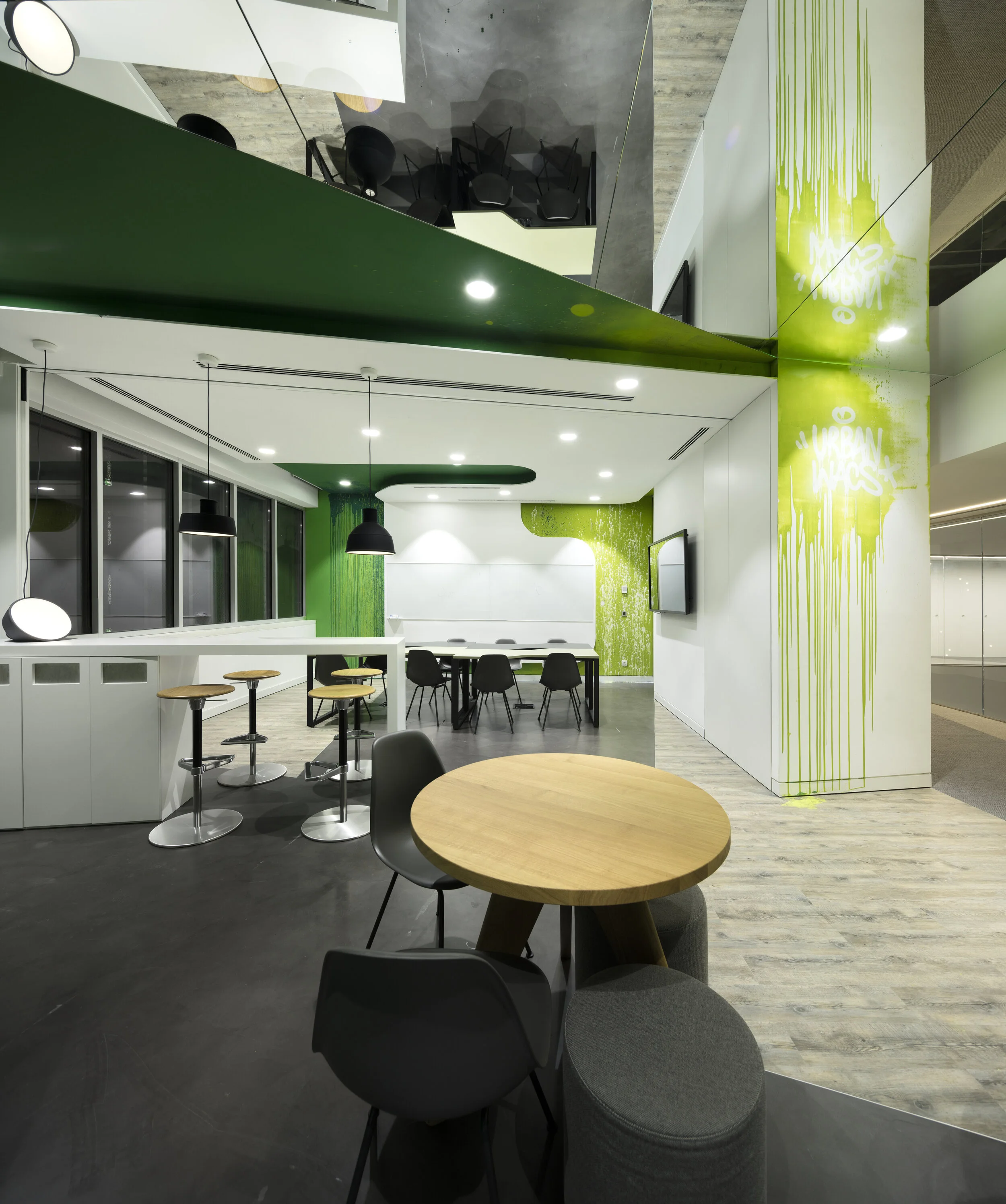 Deloitte Hub — Vector Mais