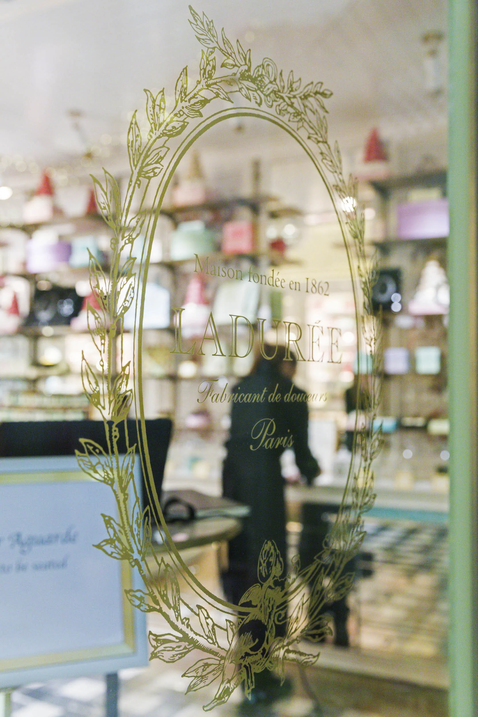 Ladurée EN — Vector Mais