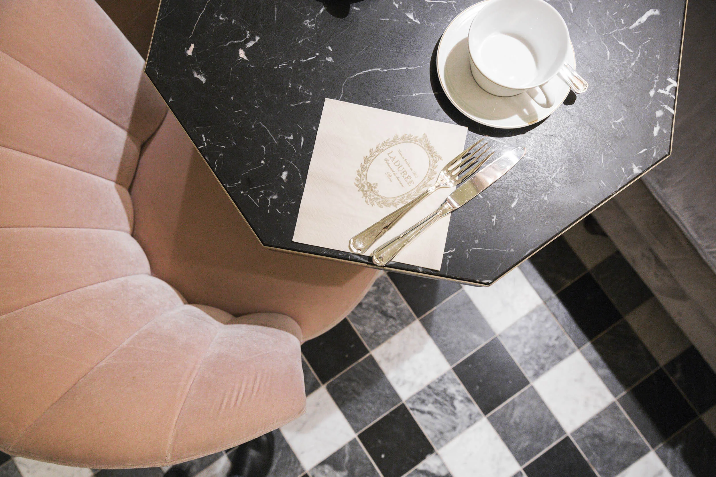 Ladurée — Vector Mais