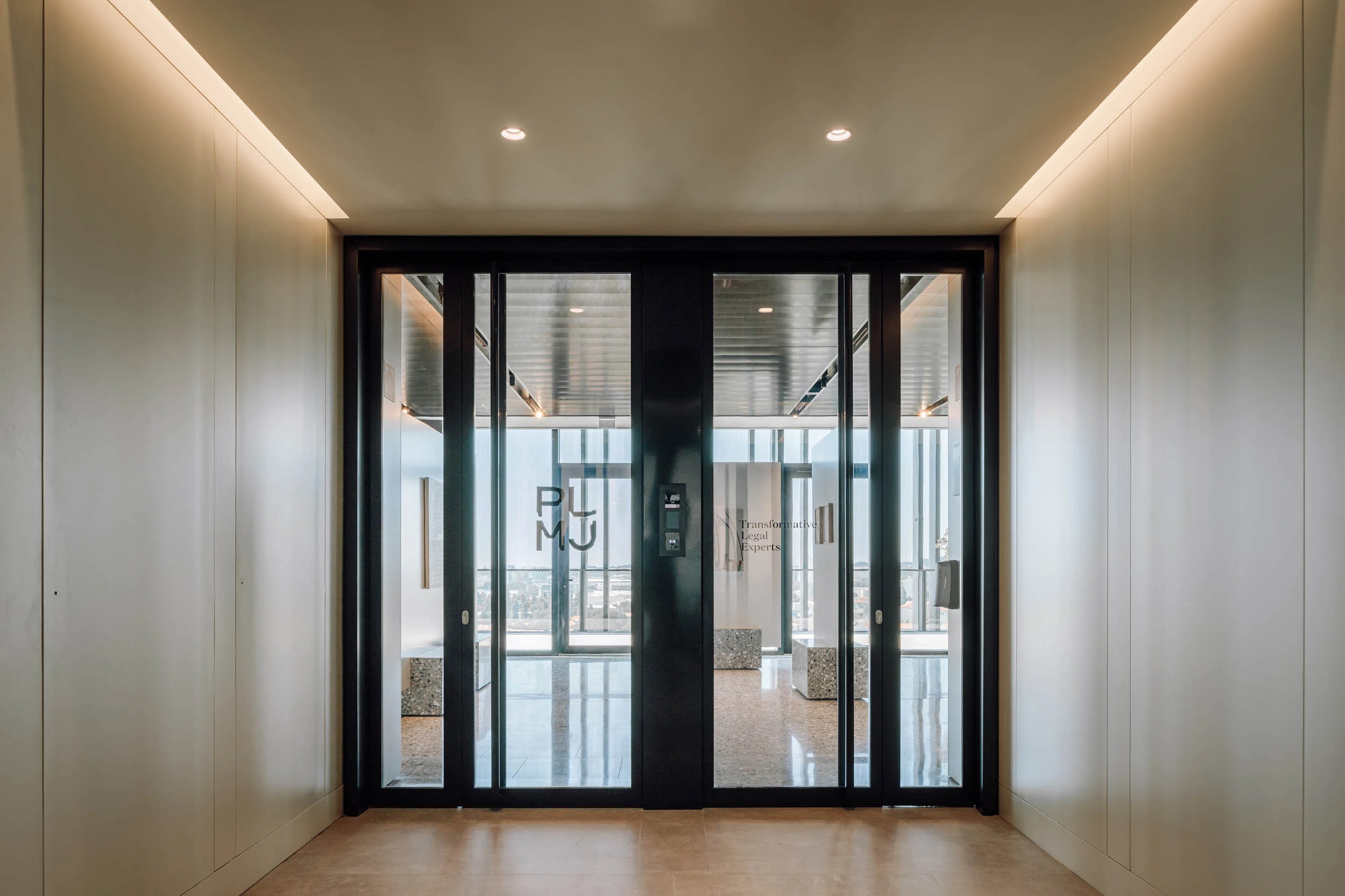 PLMJ Porto — Vector Mais