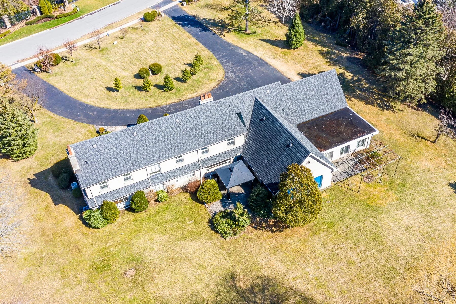 36 High Point Road — Eileen Lasswell, Broker