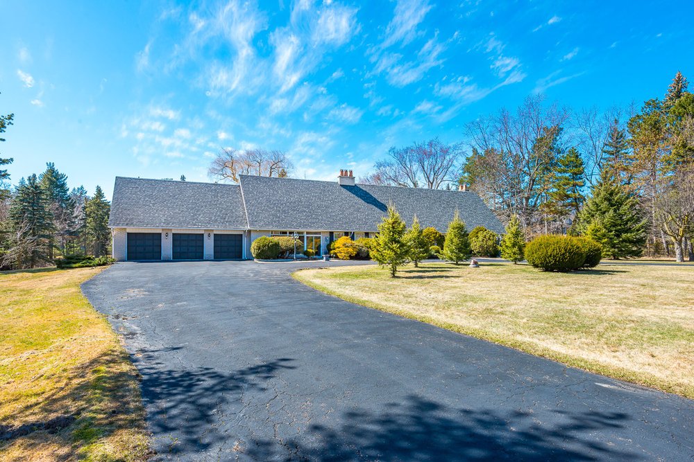 36 High Point Road — Eileen Lasswell, Broker
