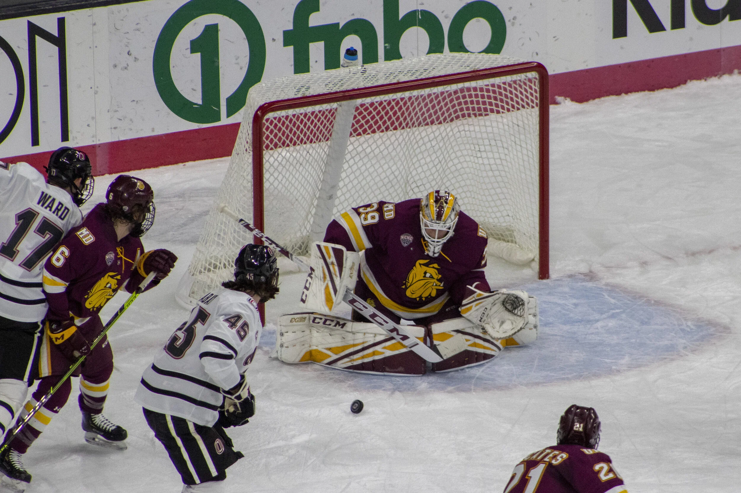 Fanti named week one NCHC Goalie of the Week — The Bark