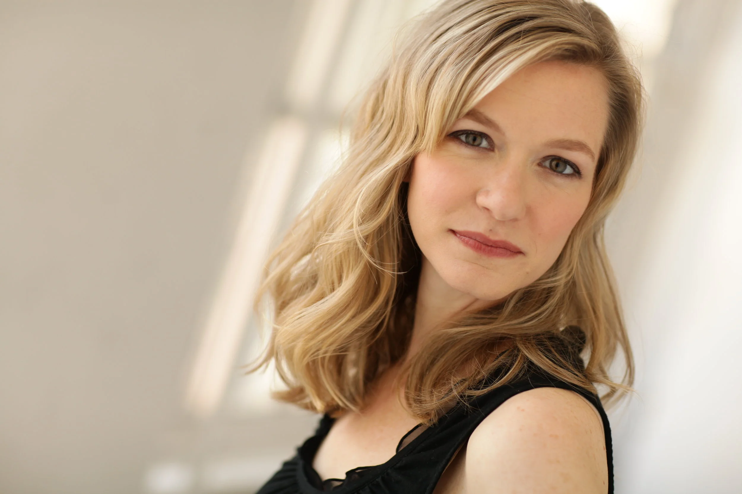 Headshots — Caroline Hewitt