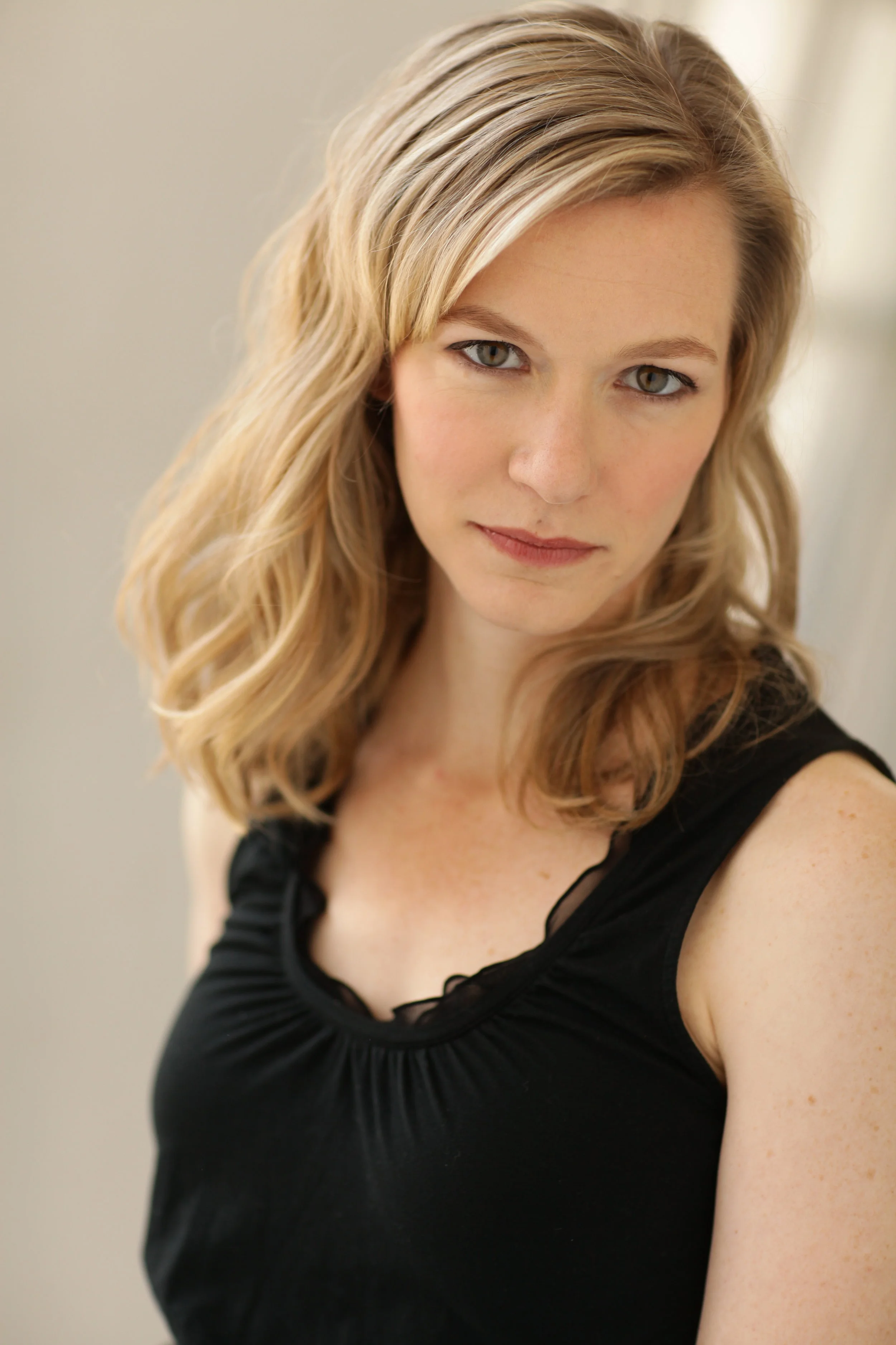 Headshots — Caroline Hewitt