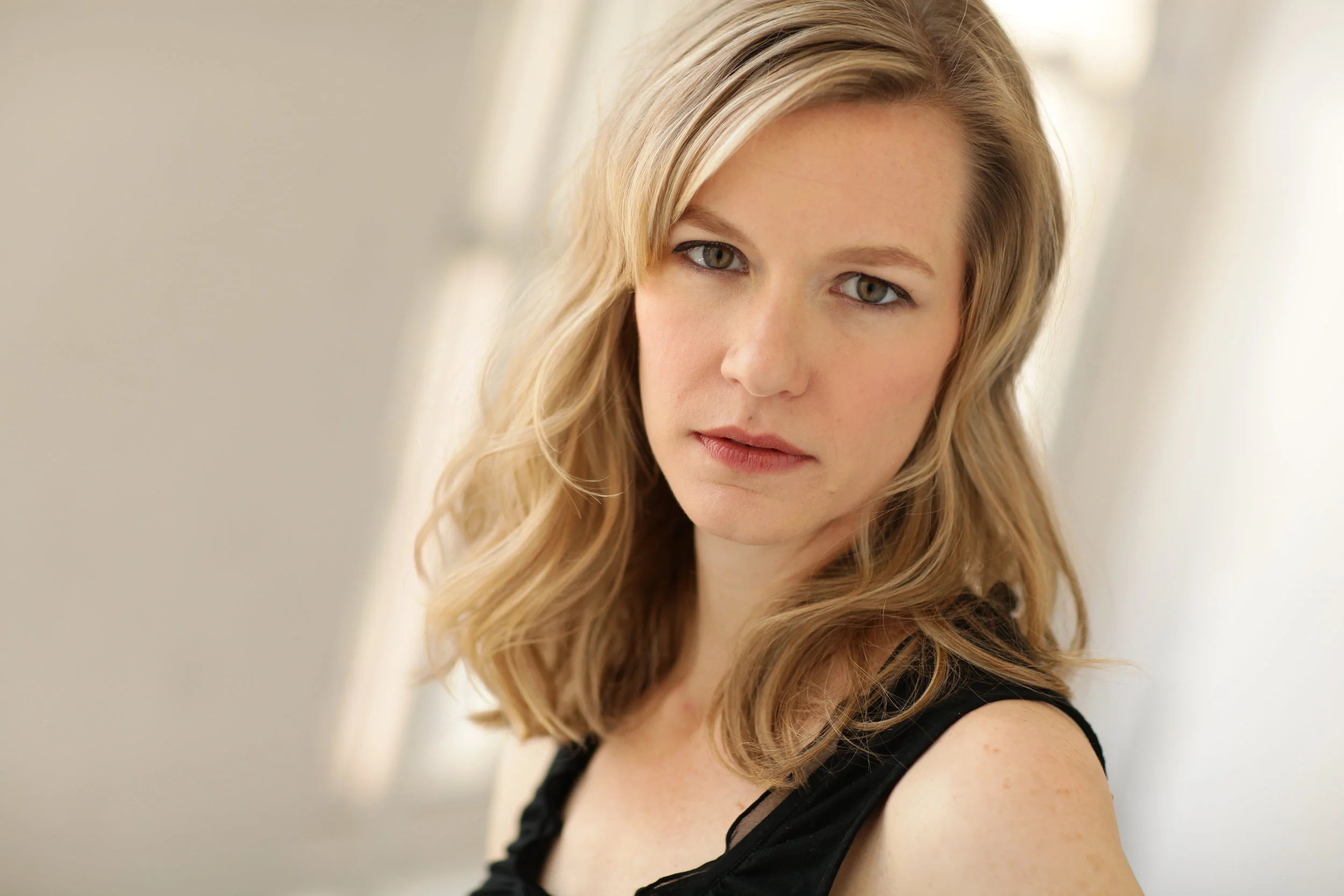 Headshots — Caroline Hewitt