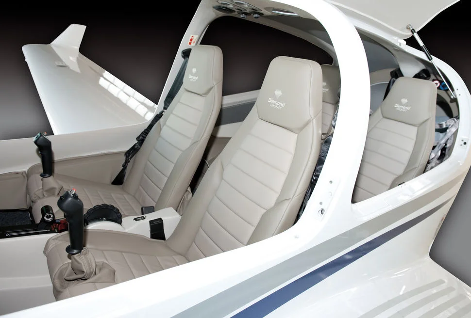 DIAMOND DA40 — Diamond Flight Centre London Inc.