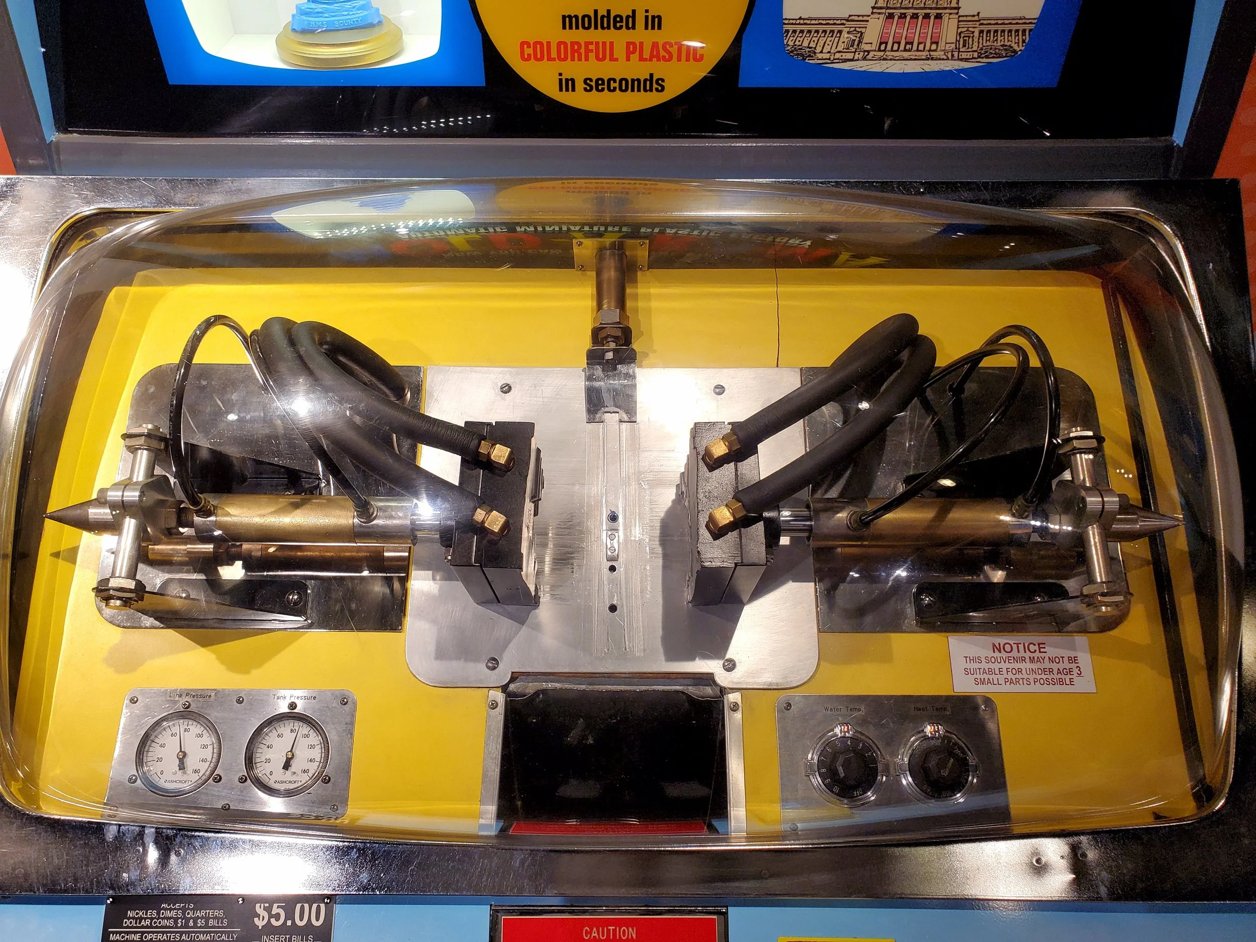 Exhibit Celebrates Nostalgia of Mold-A-Rama — The Arts Section