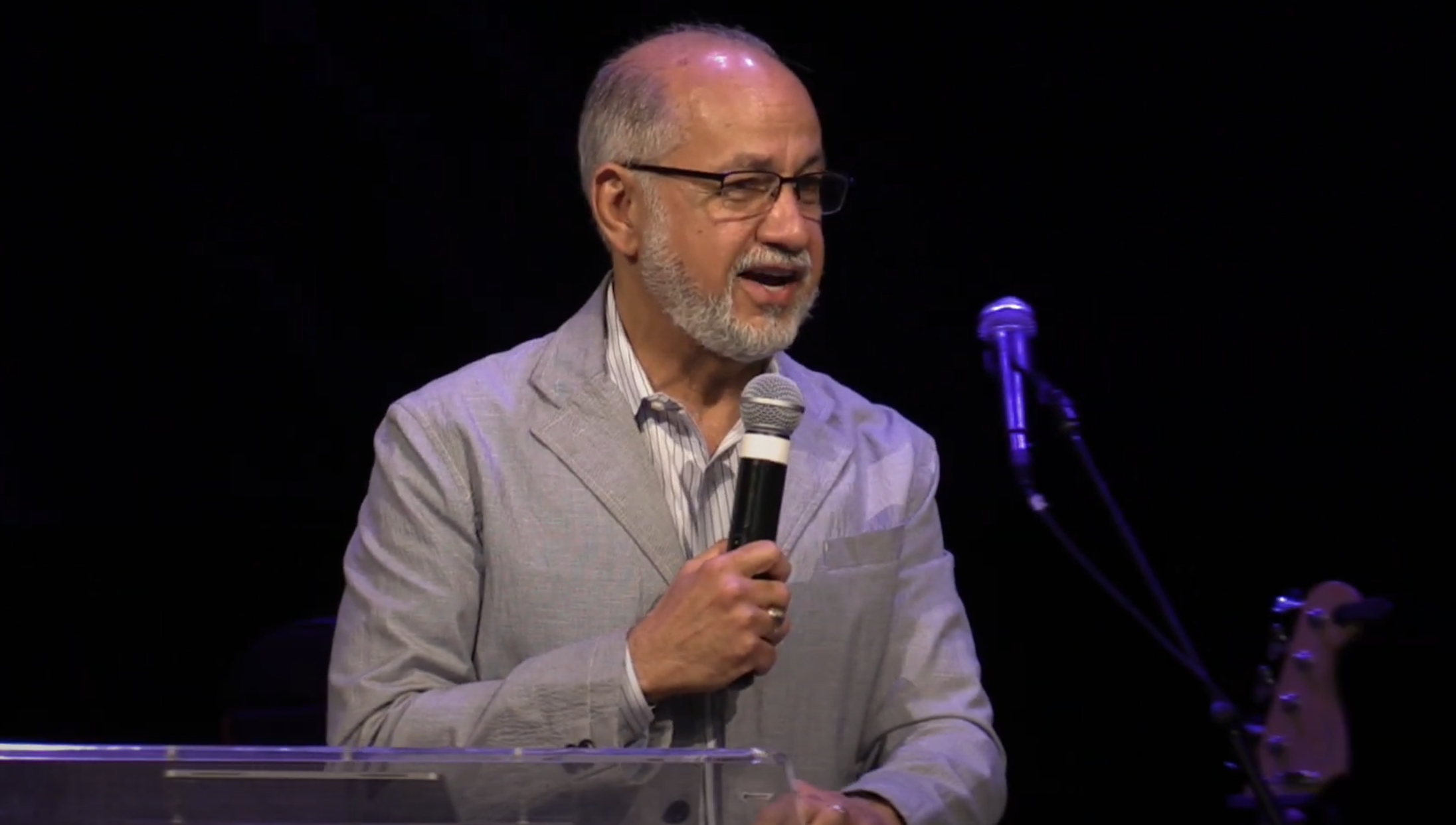 Paz que sobrepasa todo entendimiento | Dr. Roberto Miranda — Lion of Judah