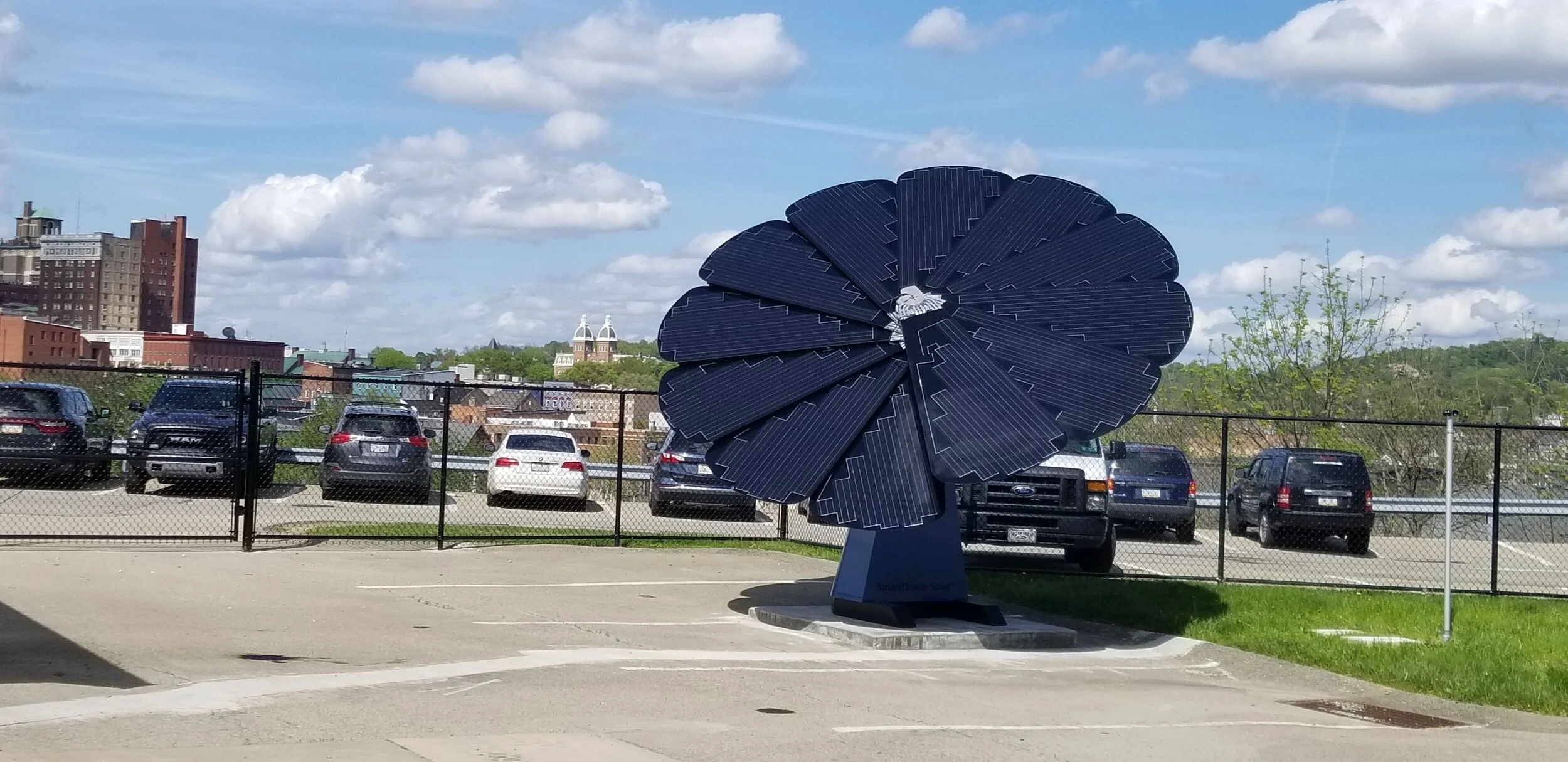 Solar SmartFlower installation in Los Angeles, CA (Solar Smart Flower ...