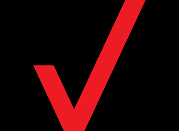 Danielle McMillian | Art Director & Designer