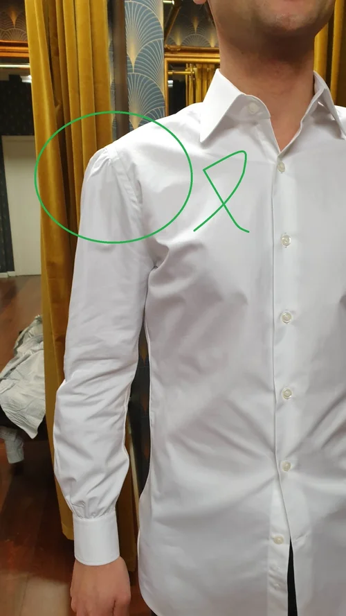 Spalla Camicia: Overhemd met geplooide schouder aanpassen - Bespoke ...