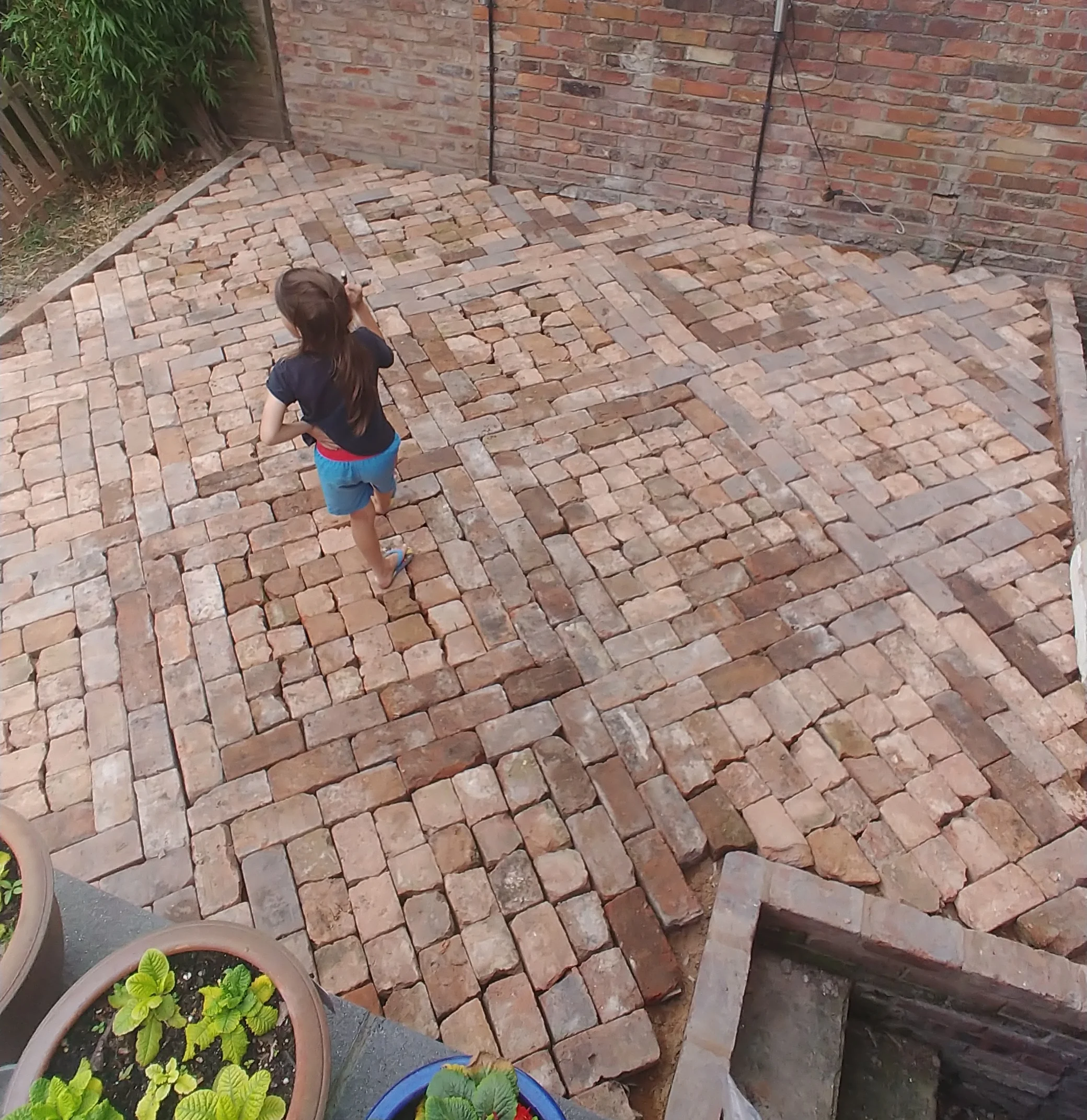 How to Lay a Patio from Reclaimed Bricks — Alice de Araujo