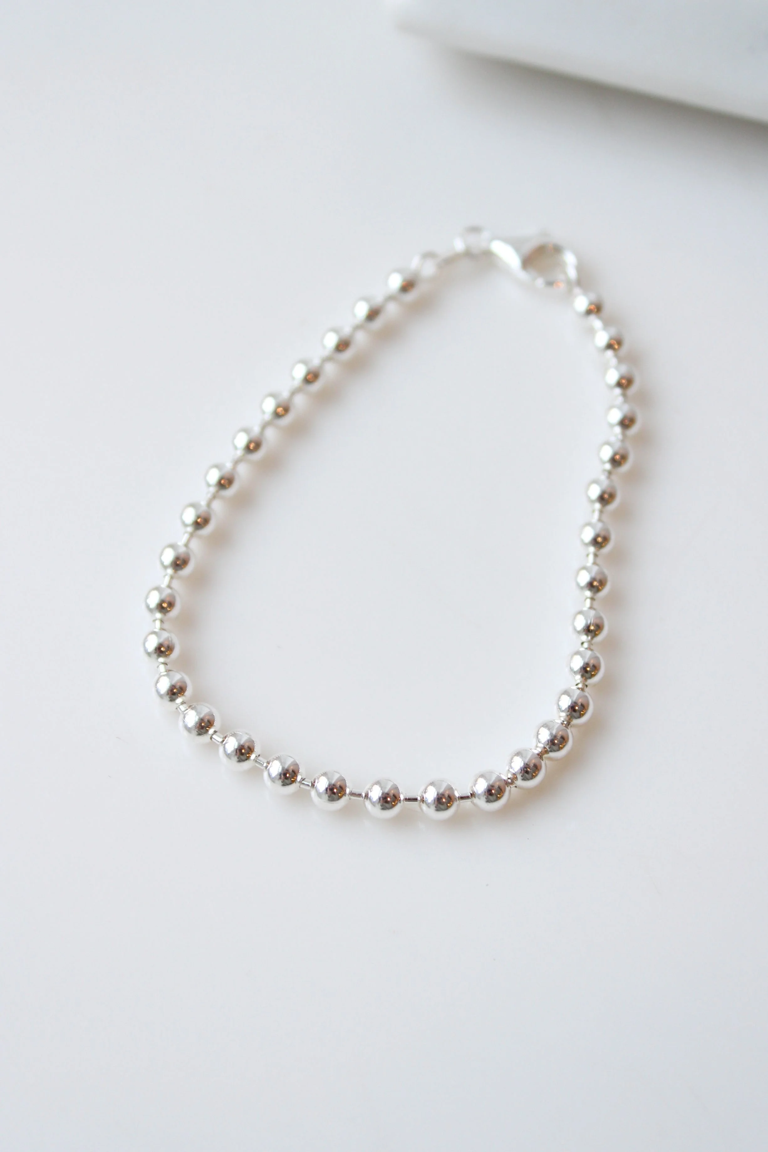 be jeweled