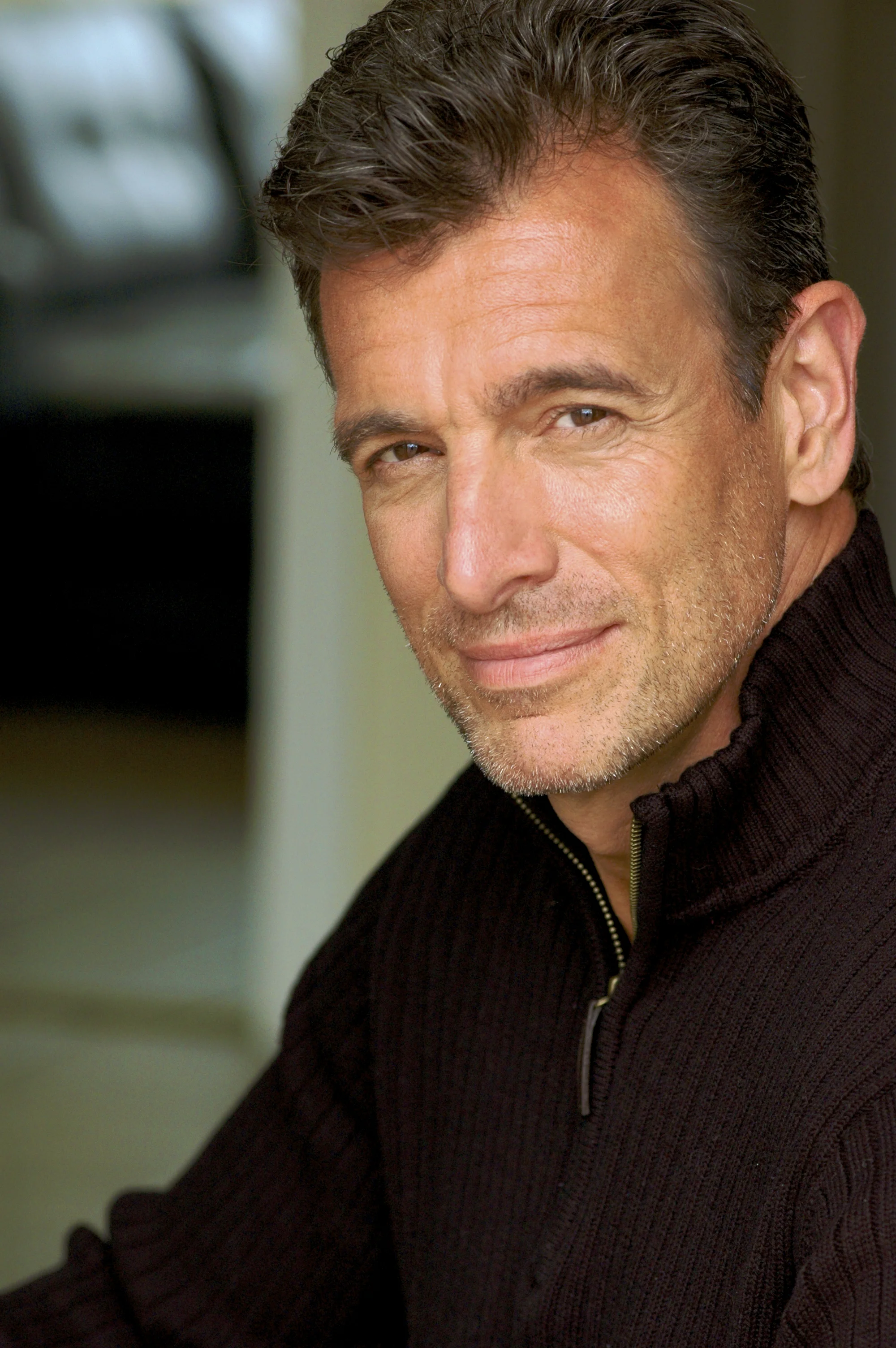 Headshots Men — Maria 'Luna' Rangel