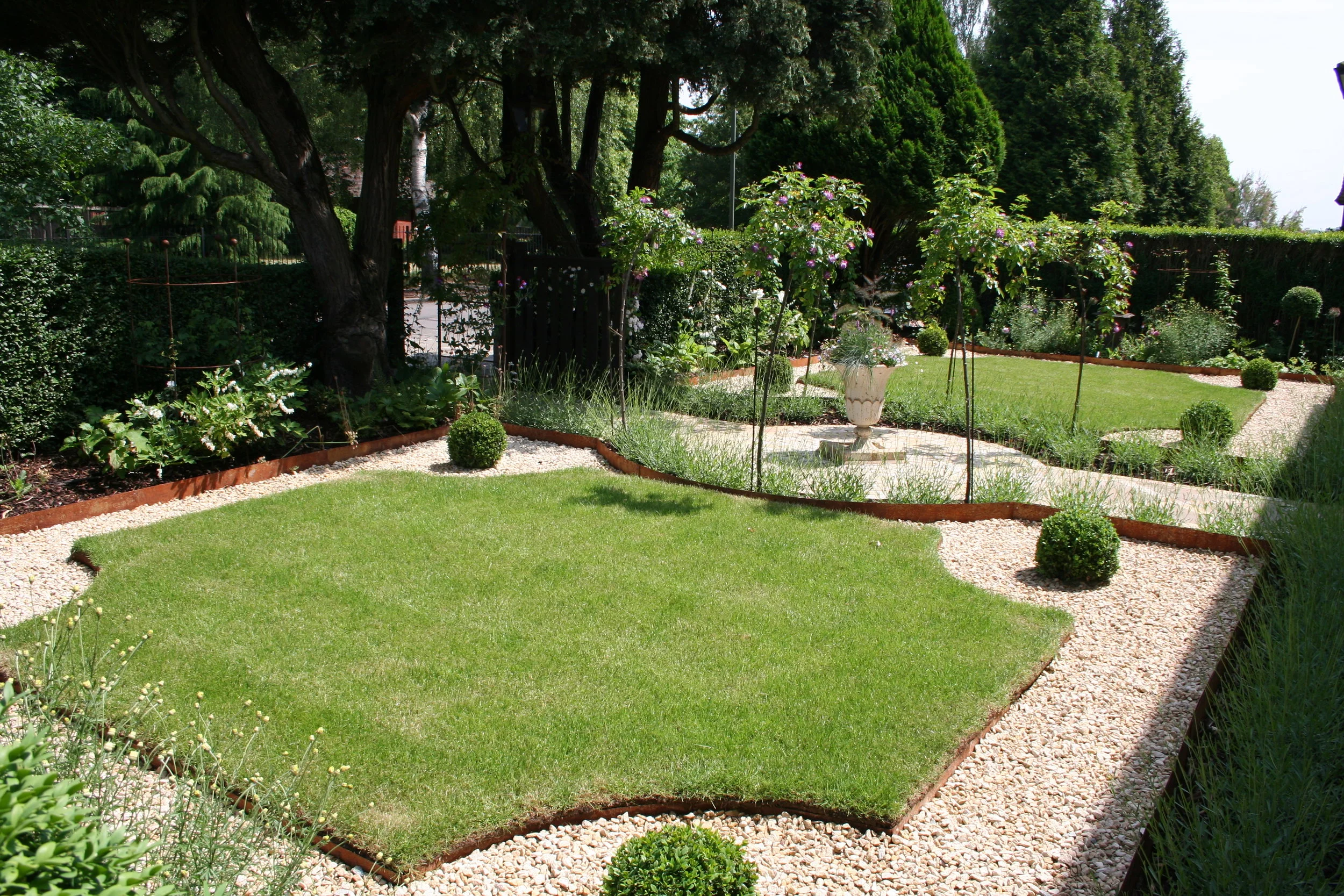 Nina Baxter Garden Design | Italianate Front Garden, Kent