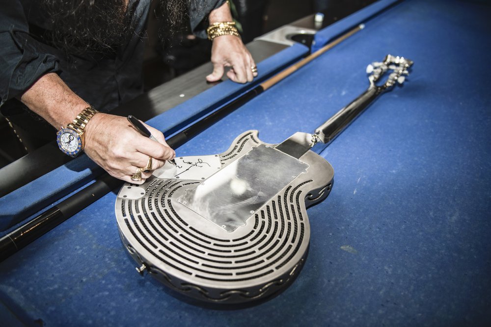 Sandvik's unique guitar supports Engineers Without Borders Sweden — EWB SWE