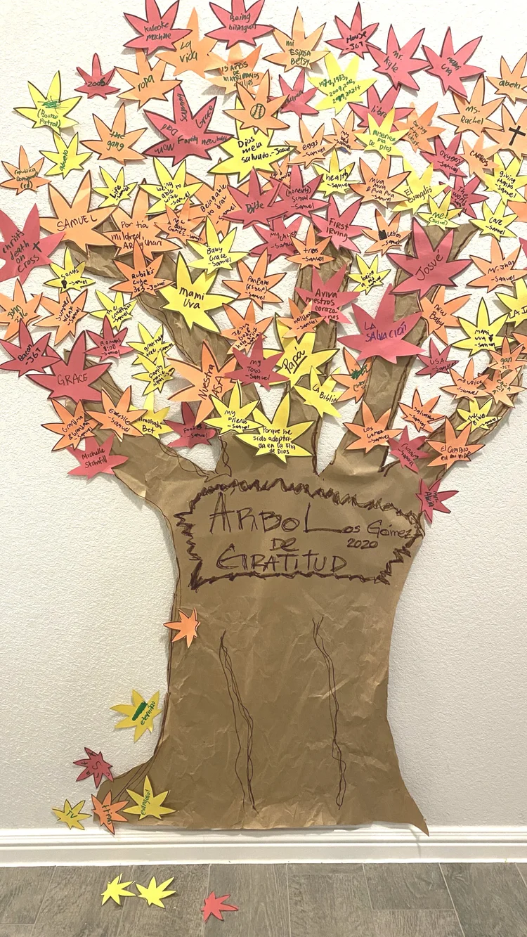 Árbol de gratitud — LOS GOMEZ