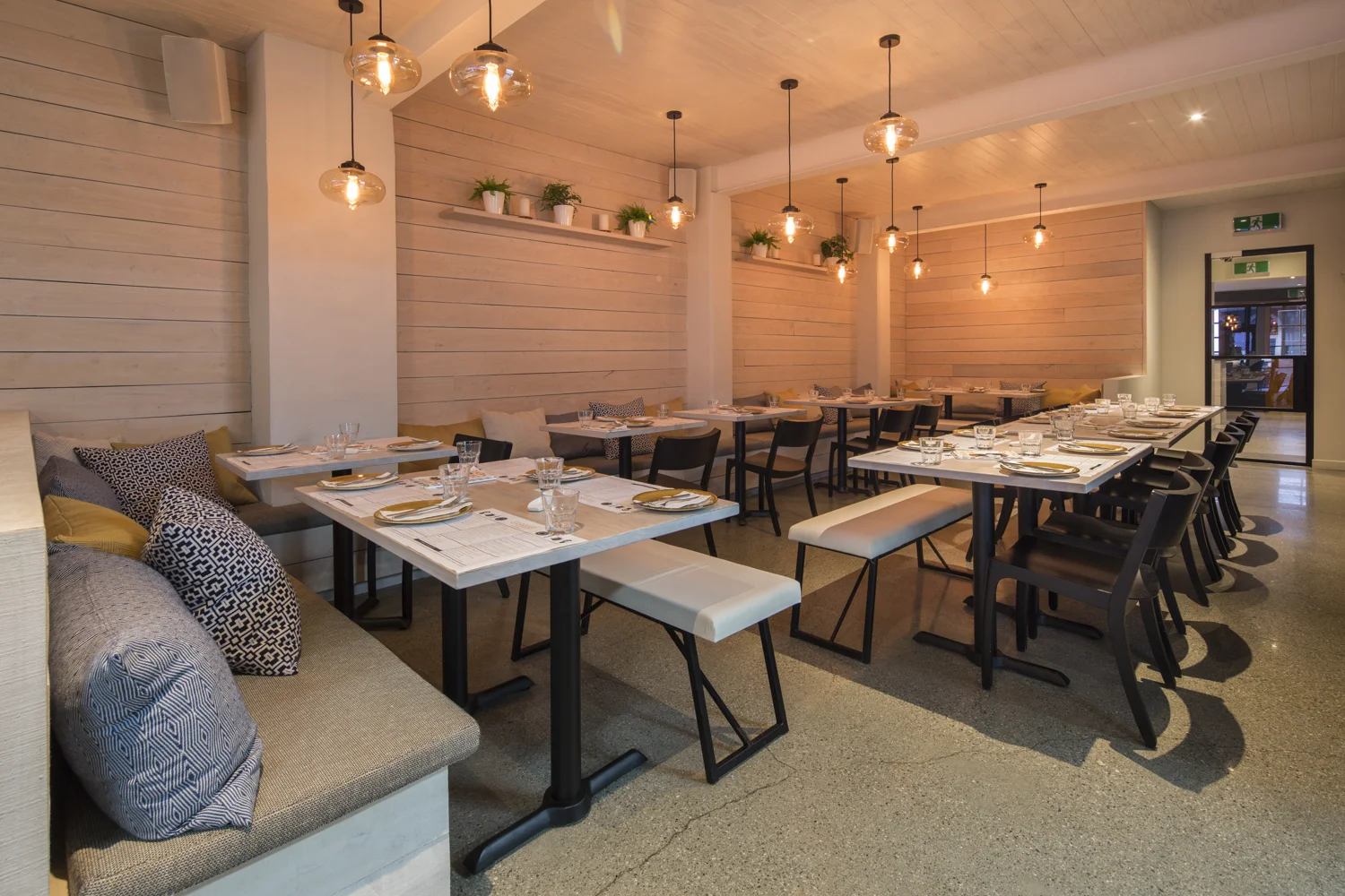 Cafe Toro Queenstown — Archiphoto