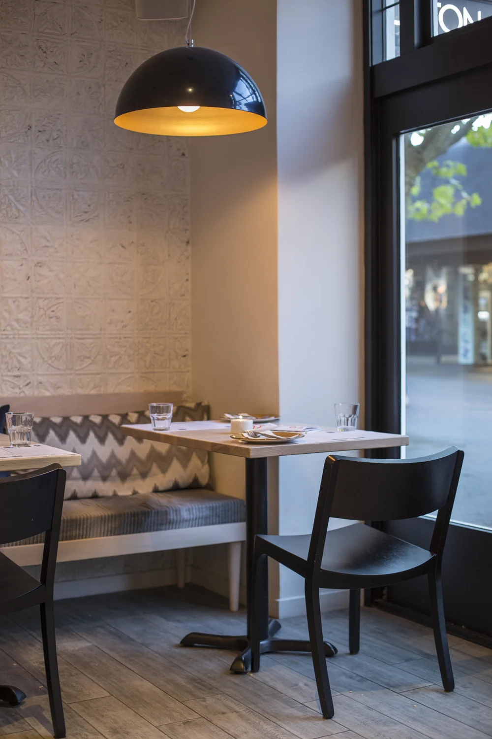 Cafe Toro Queenstown — Archiphoto