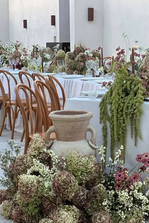 The Ultimate Guide to Serpentine Tables At Your Wedding
