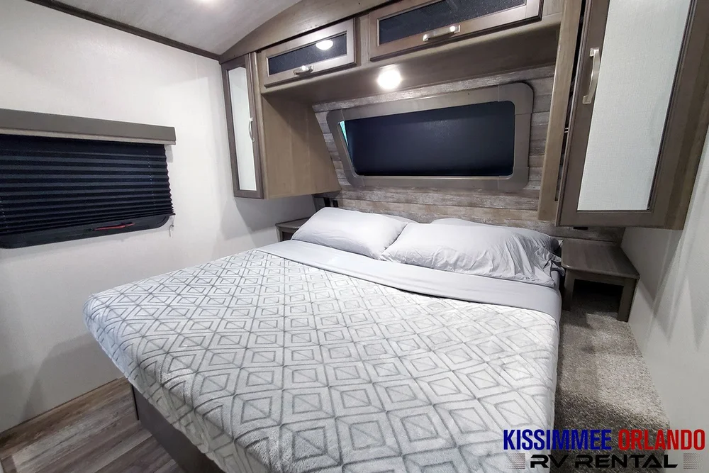 38' Cougar 342BH Bunkhouse Trailer | Kissimmee Orlando RV Rental
