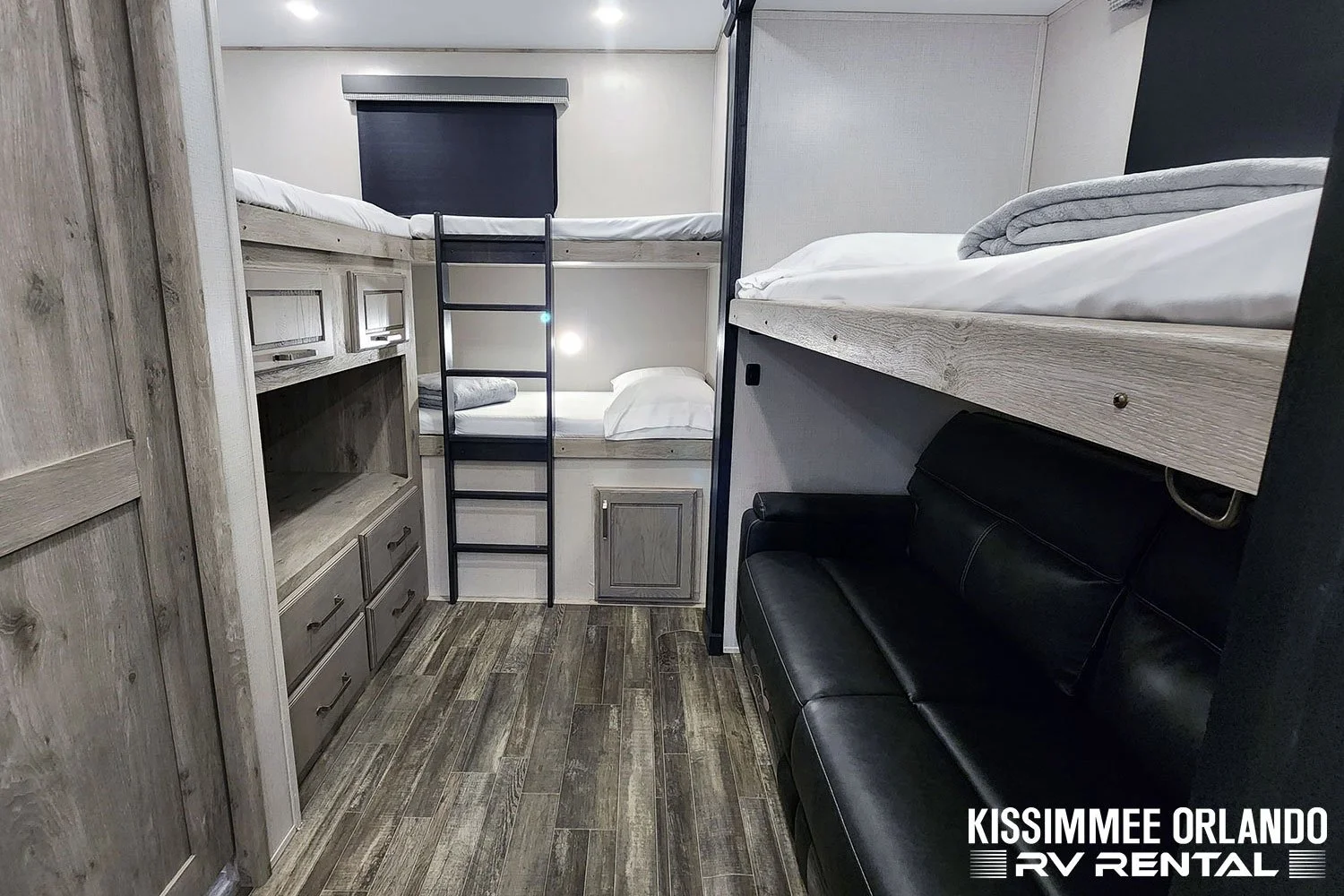 Avalanche 378BH Bunkhouse Fifth Wheel | Kissimmee Orlando RV and Camper ...