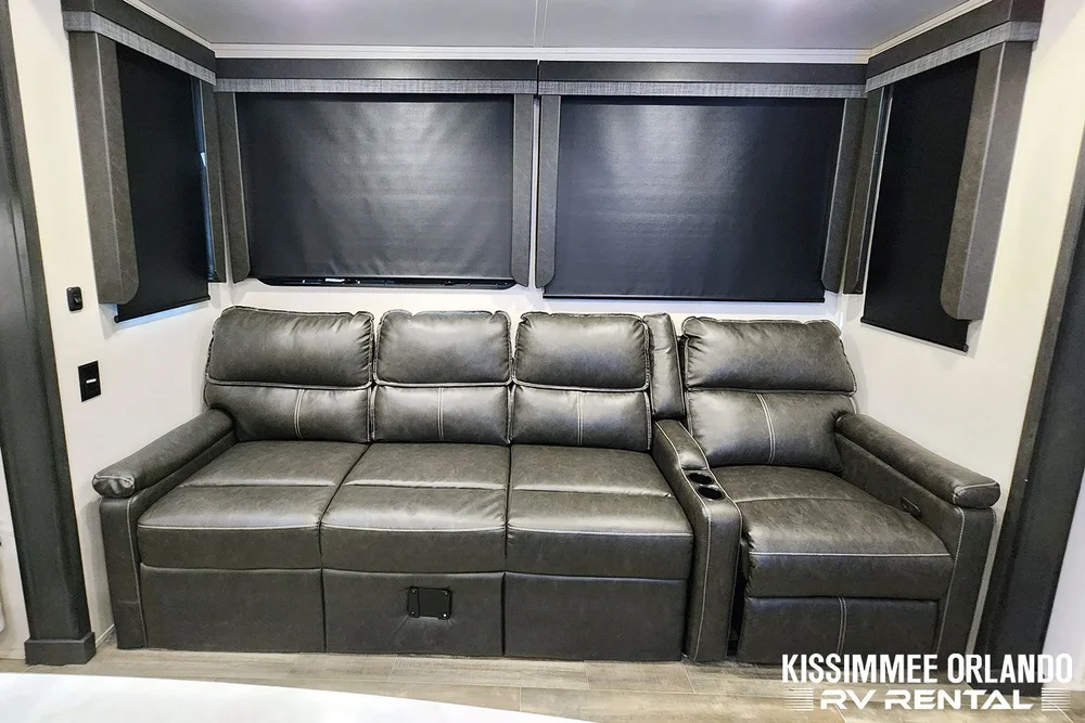 Avalanche 378BH Bunkhouse Fifth Wheel | Kissimmee Orlando RV and Camper ...