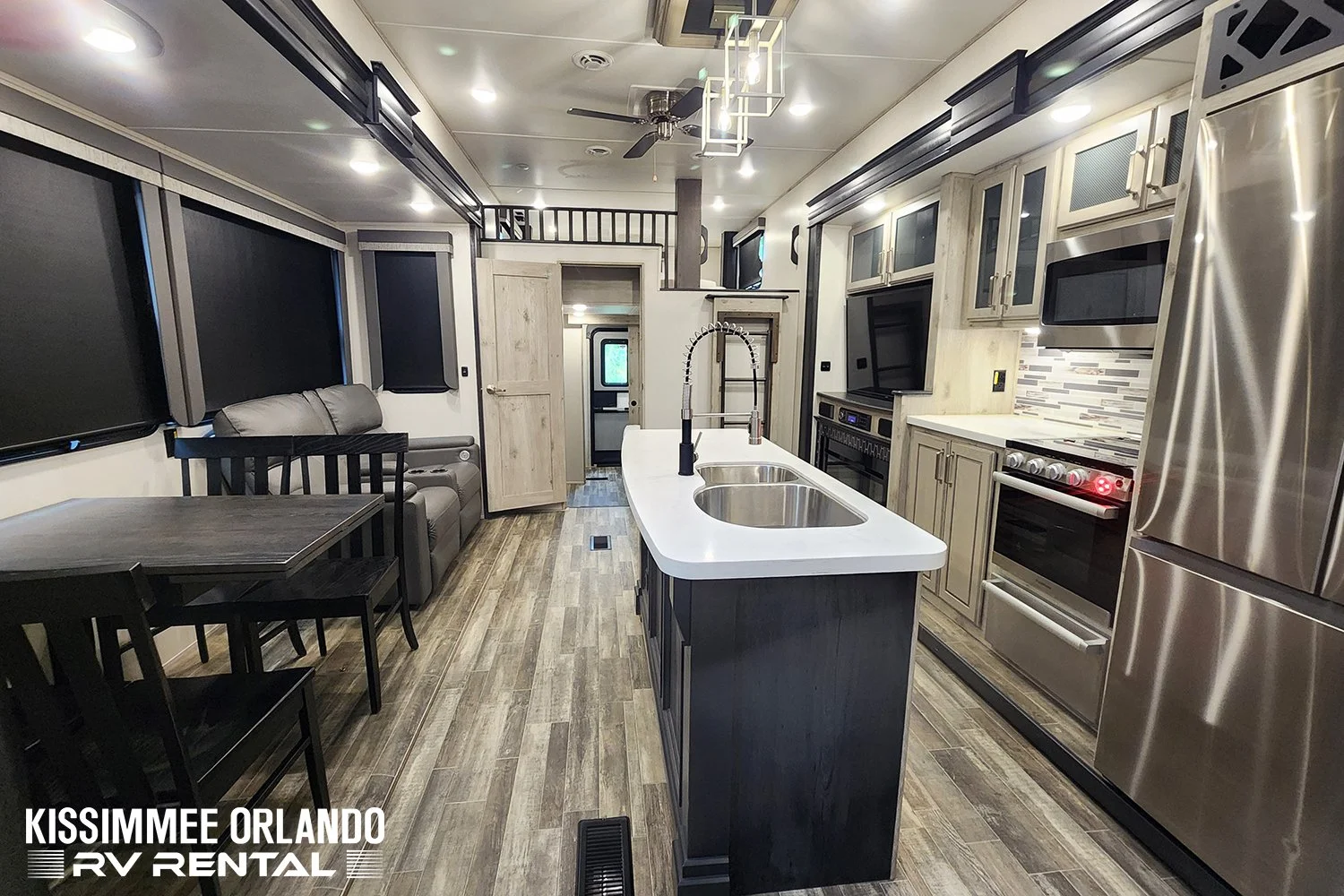 Avalanche 390DS 3 Bedroom Fifth Wheel | Kissimmee Orlando RV and Camper ...