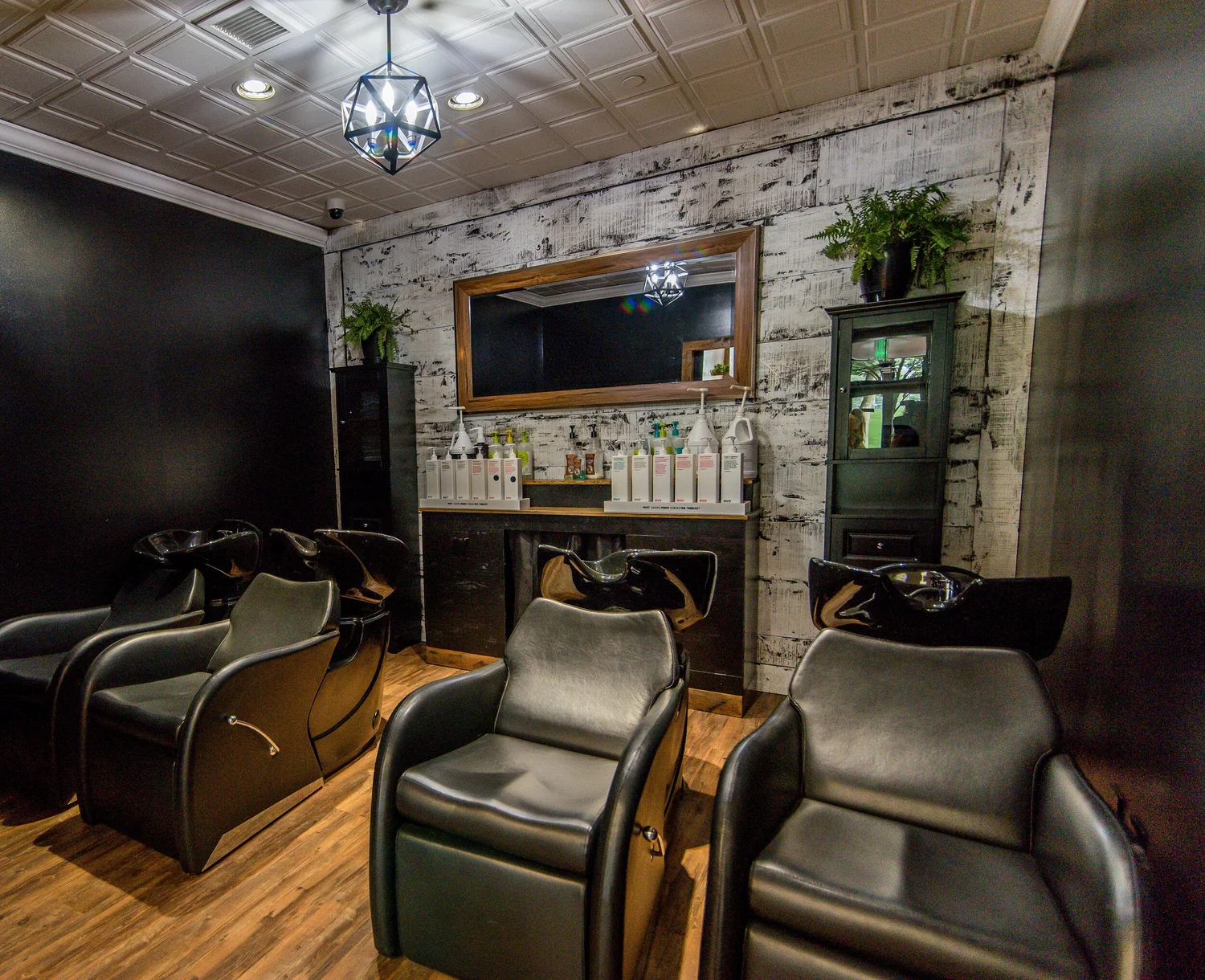 Services — Salon 717