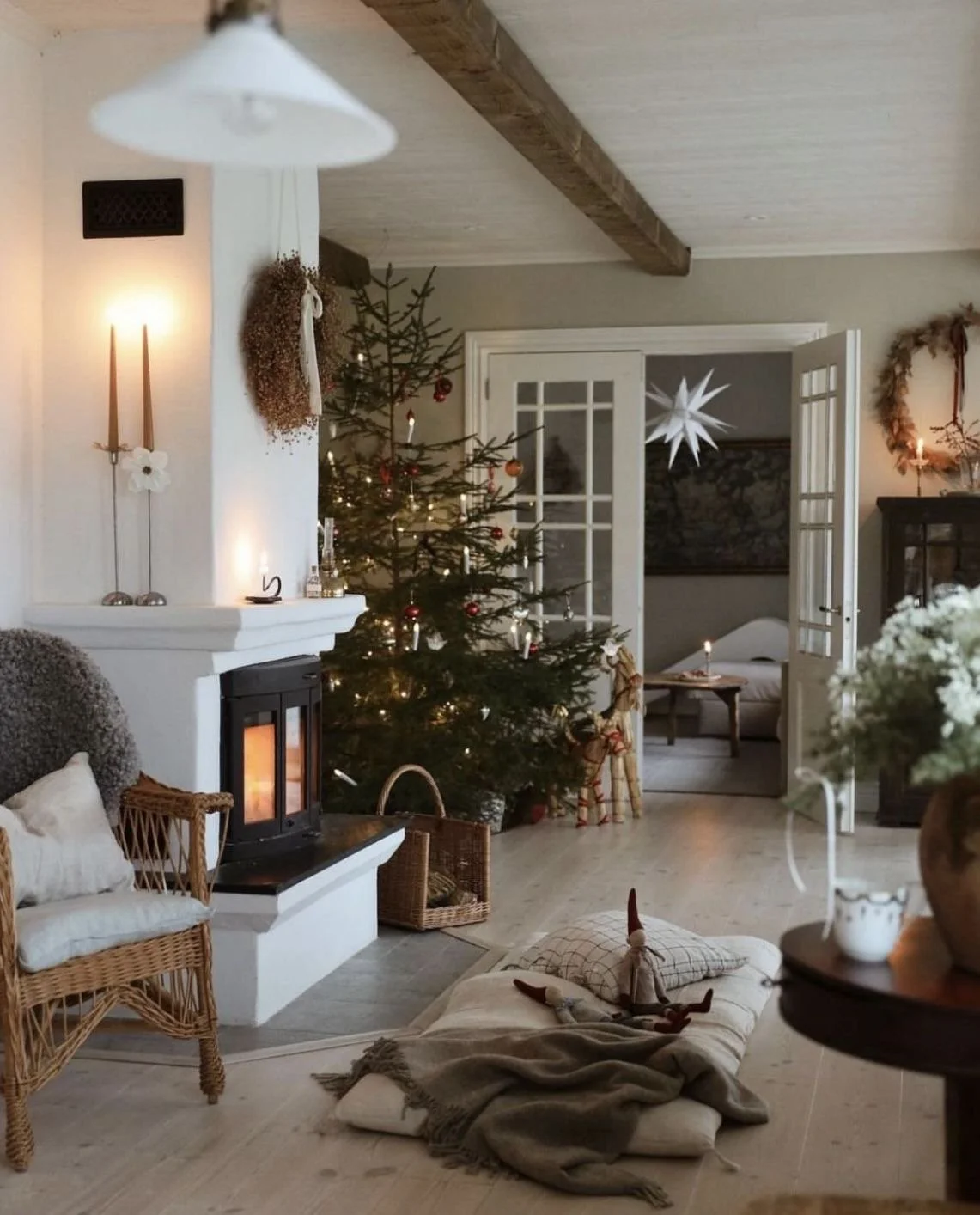 The Secret Sparkle of Snow: Discovering Nature’s Winter Gems — Joanna ...