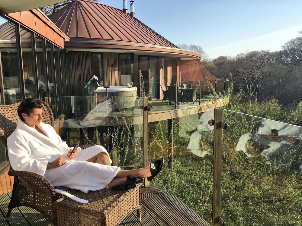 IN PRAISE OF CHEWTON GLEN: HAMPSHIRE'S MOST BEAUTIFUL COUNTRY HOUSE ...