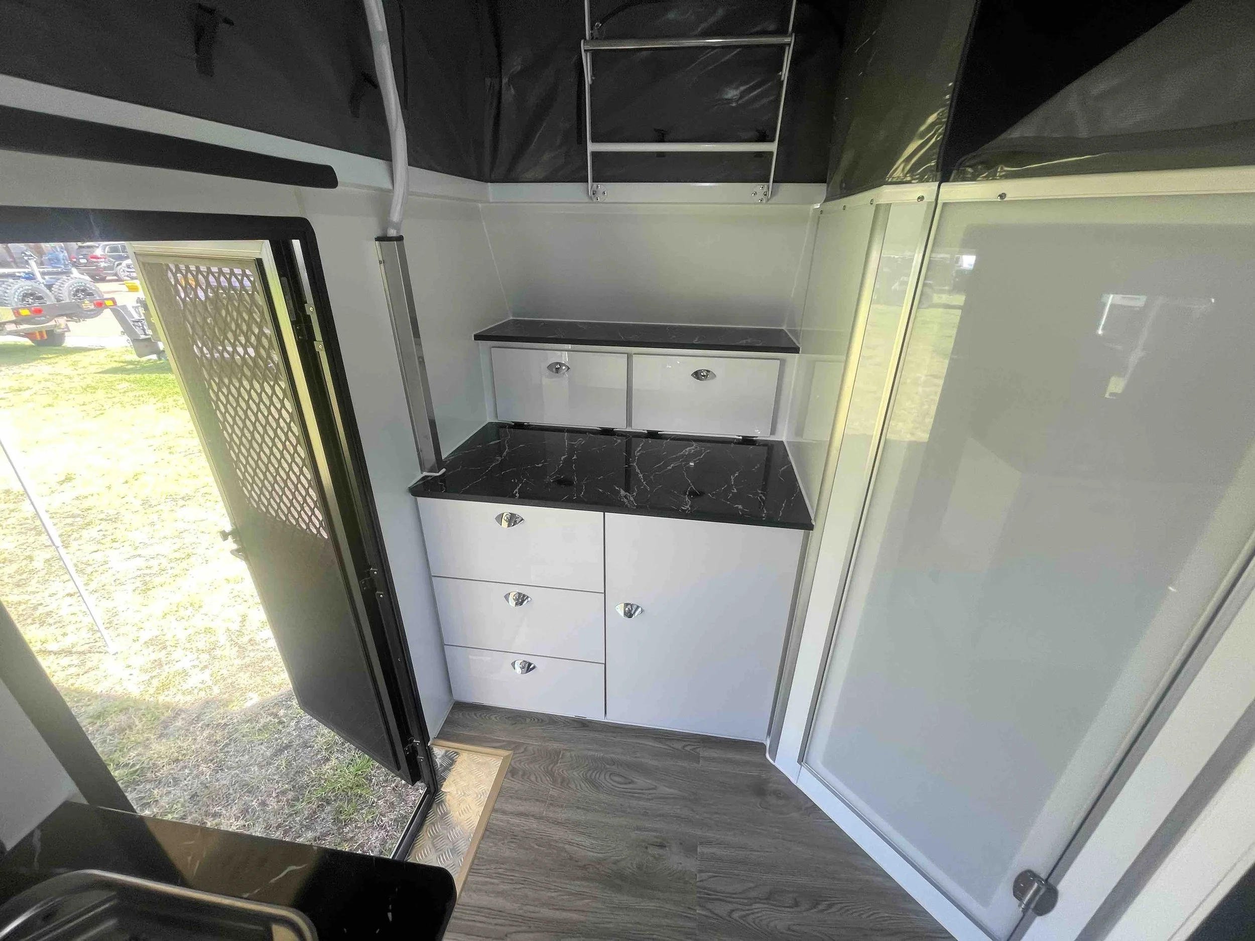 Discovery 15HX — Goldfields Campers