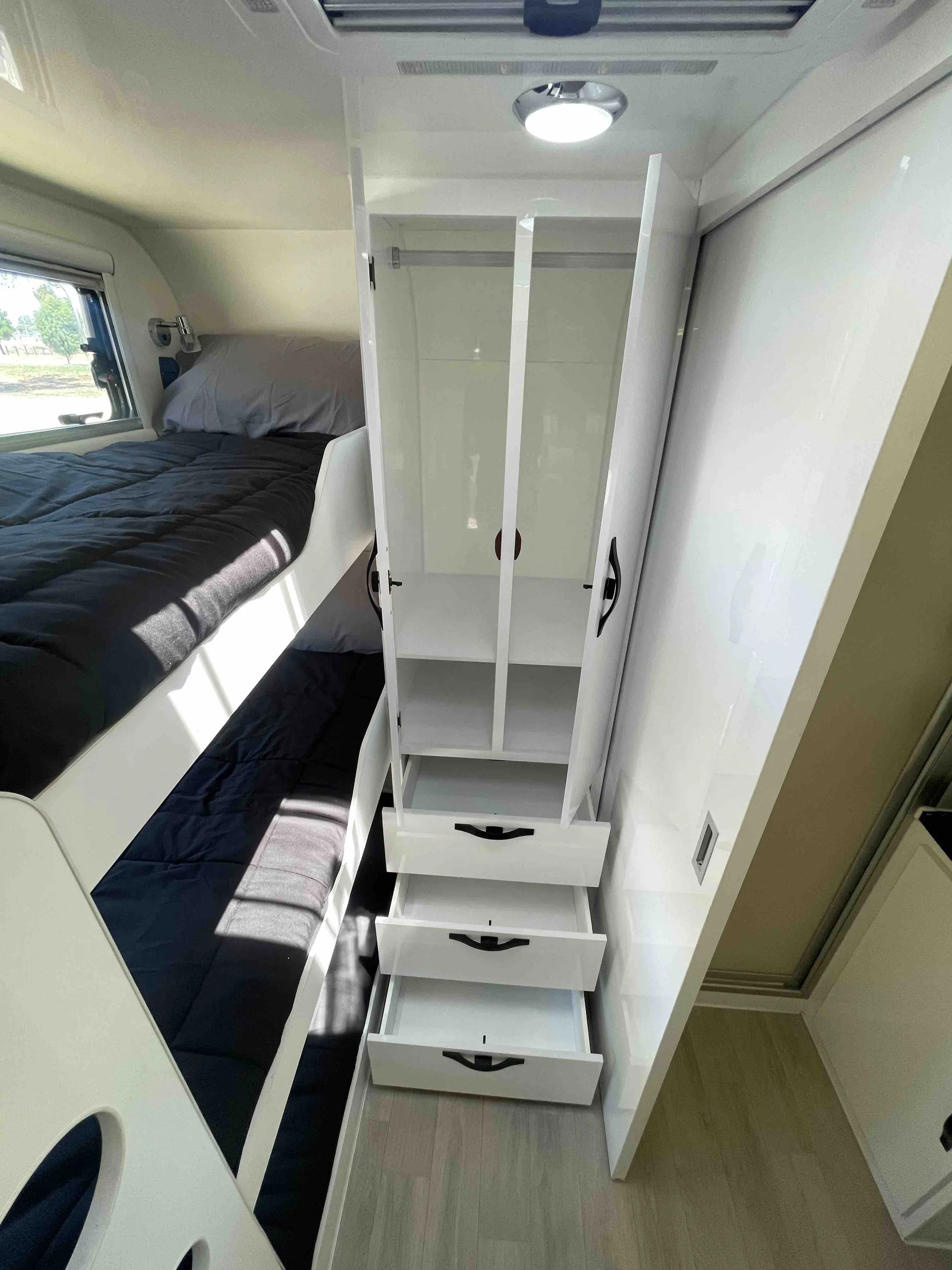 FAMILY DELUXE 22 — Goldfields Campers