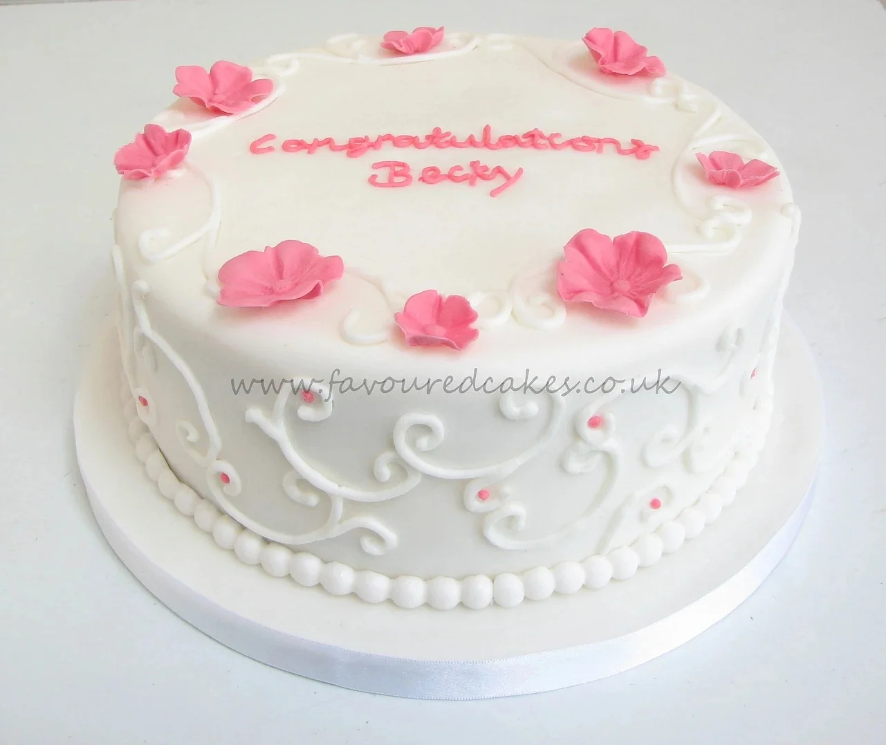 Ladies Cakes — Favoured Cakes || Sidcup, Kent