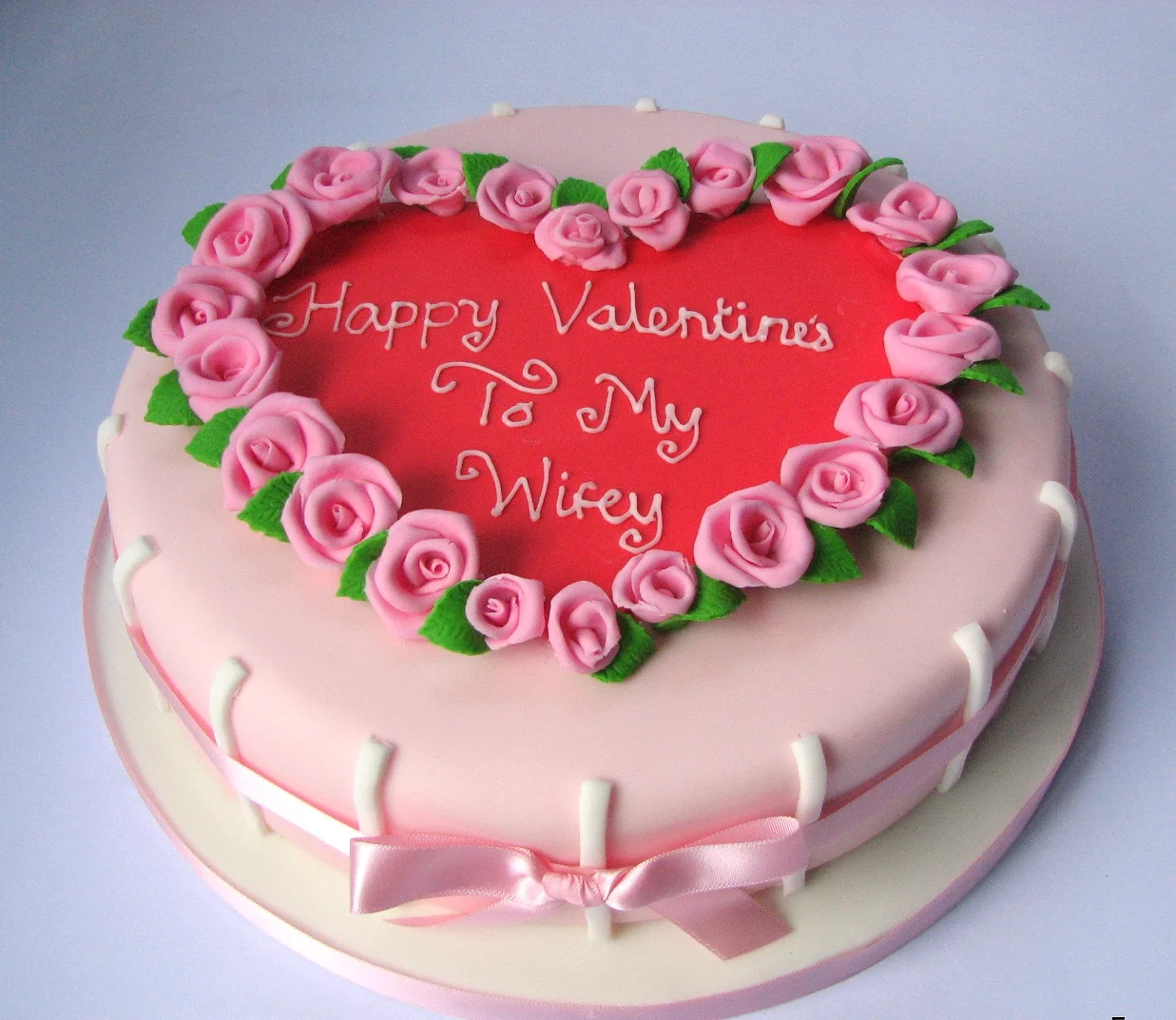 Ladies Cakes — Favoured Cakes || Sidcup, Kent