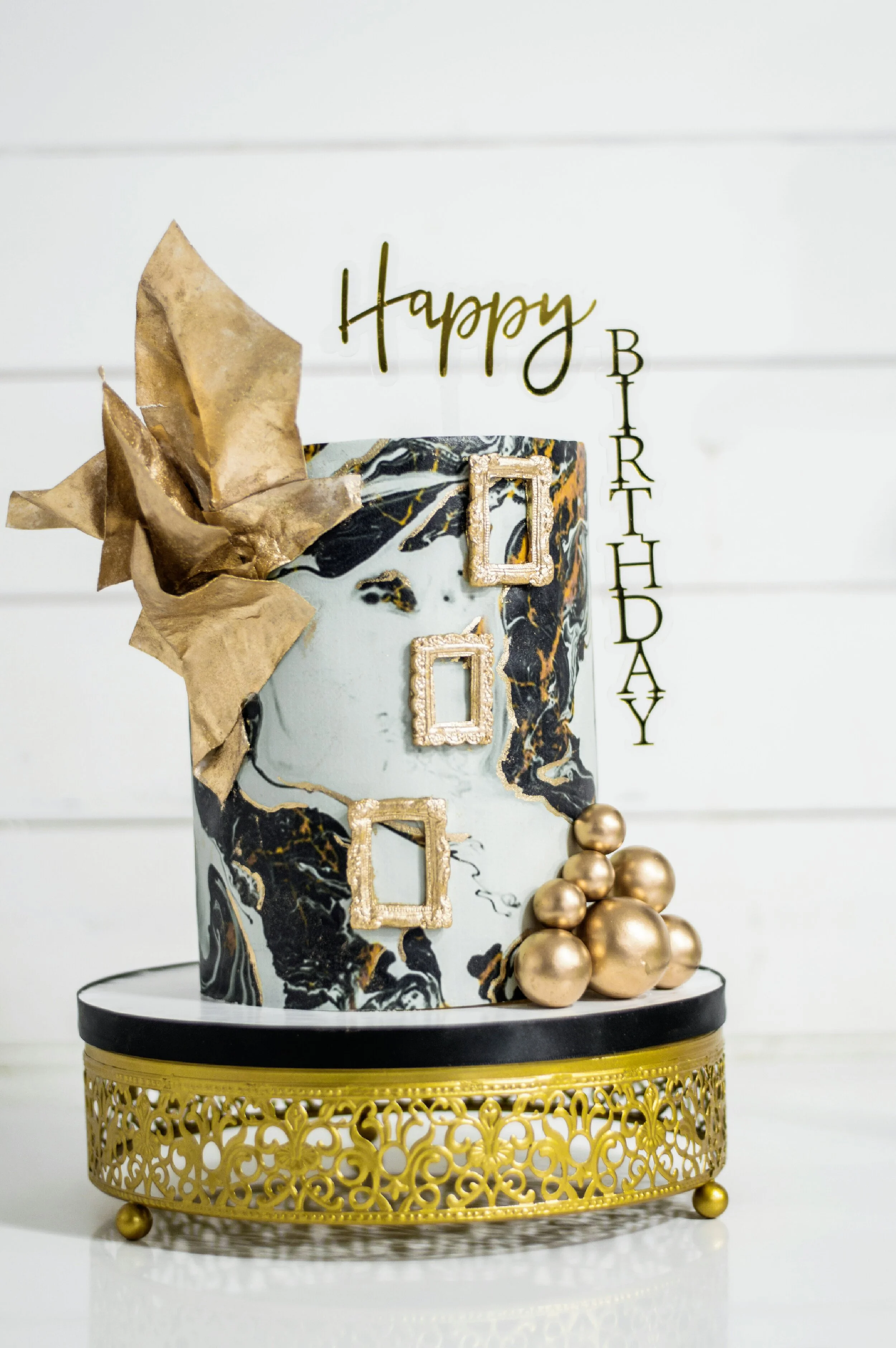 Ladies Cakes — Favoured Cakes || Sidcup, Kent