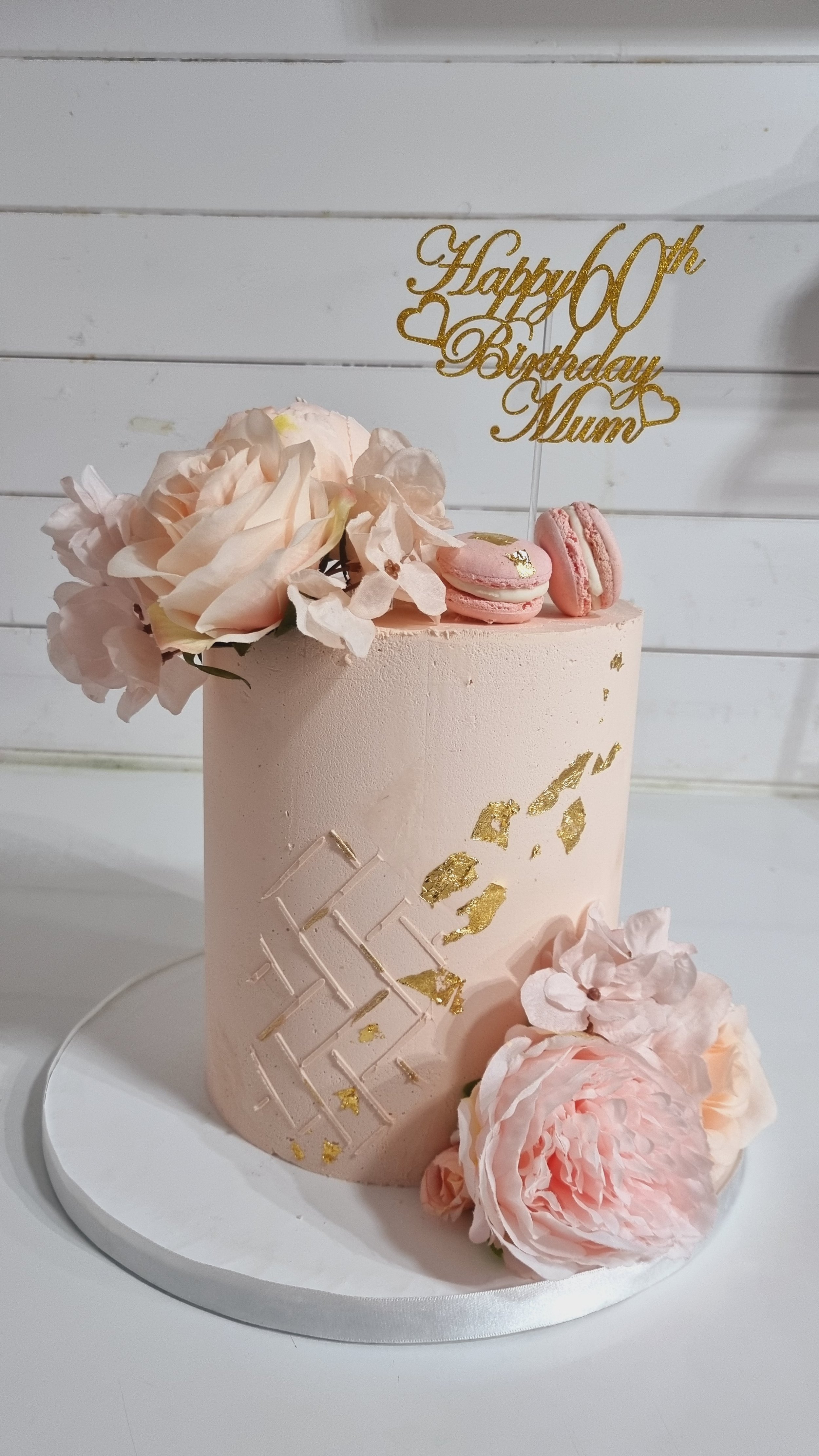 Ladies Cakes — Favoured Cakes || Sidcup, Kent