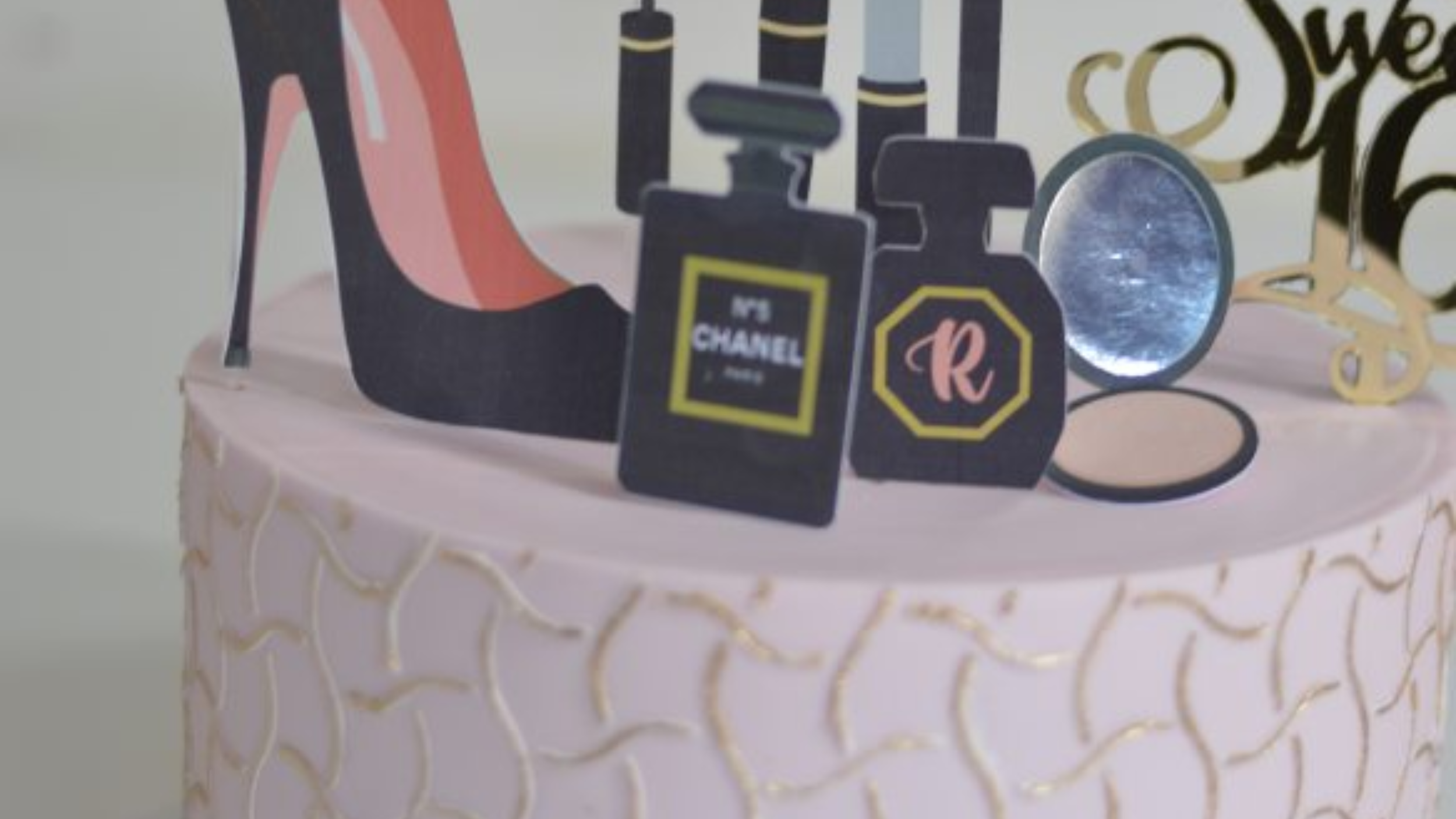 Favoured Cakes || Sidcup, Kent