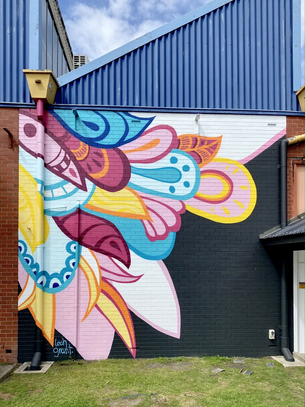 HOW TO PAINT A MURAL ON BRICK — Leah Grant | Adelaide Street Artist