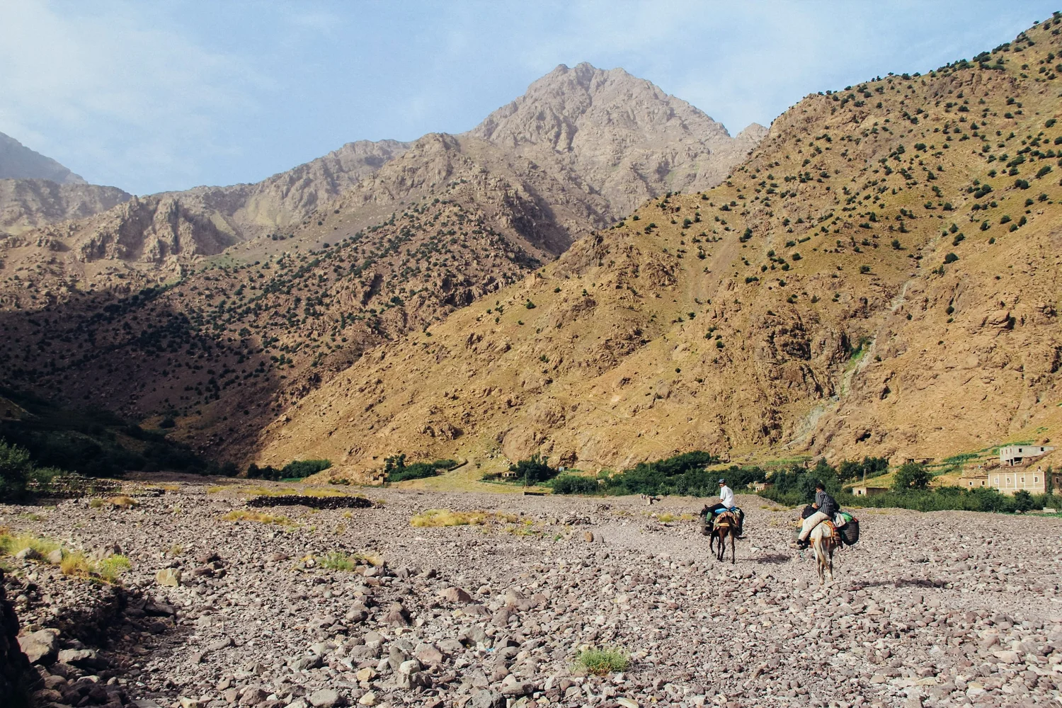 9 Essential Things to Know Before Visiting Morocco in April | Weather ...