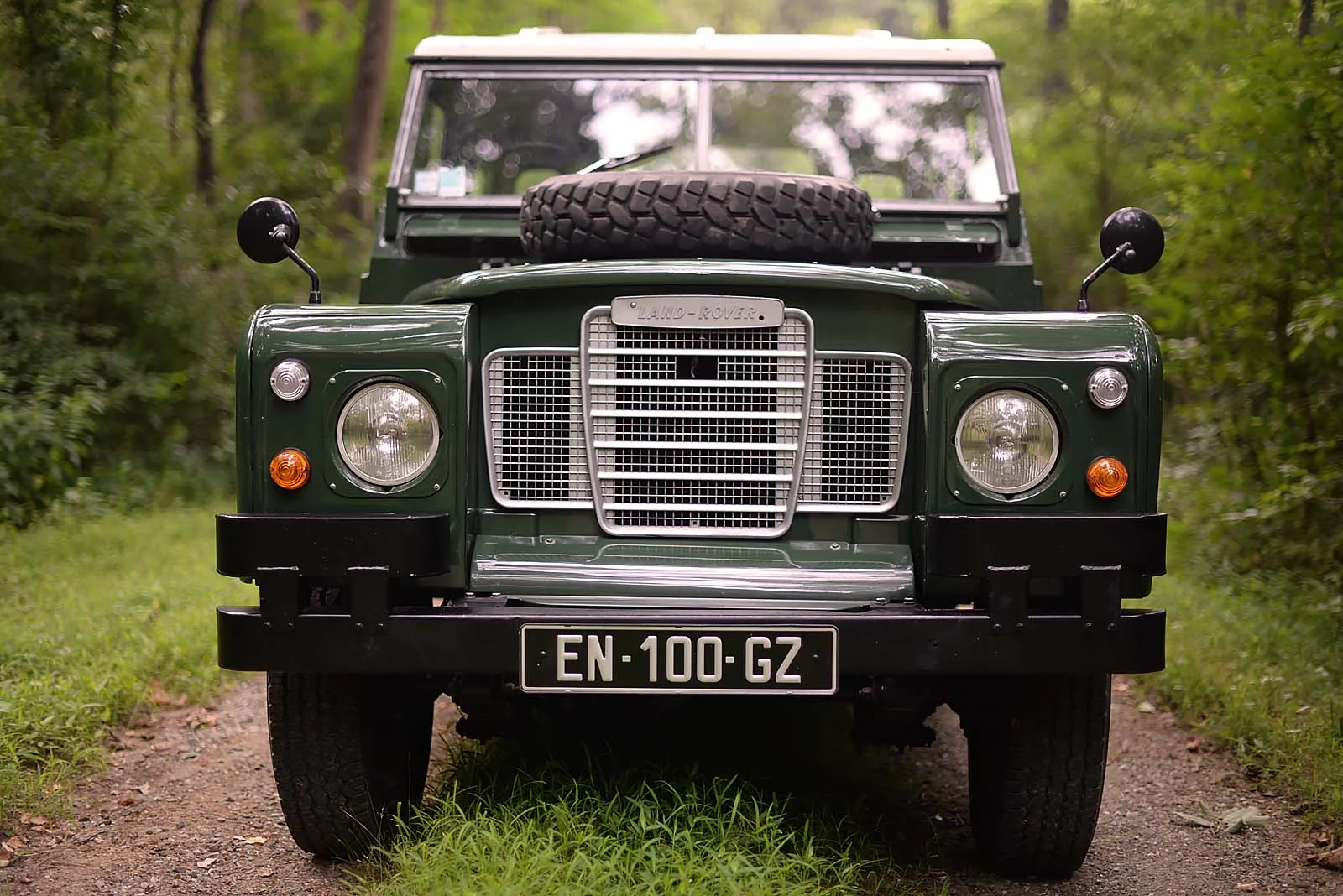 1974 Land Rover Series-III 88 - Commonwealth Classics