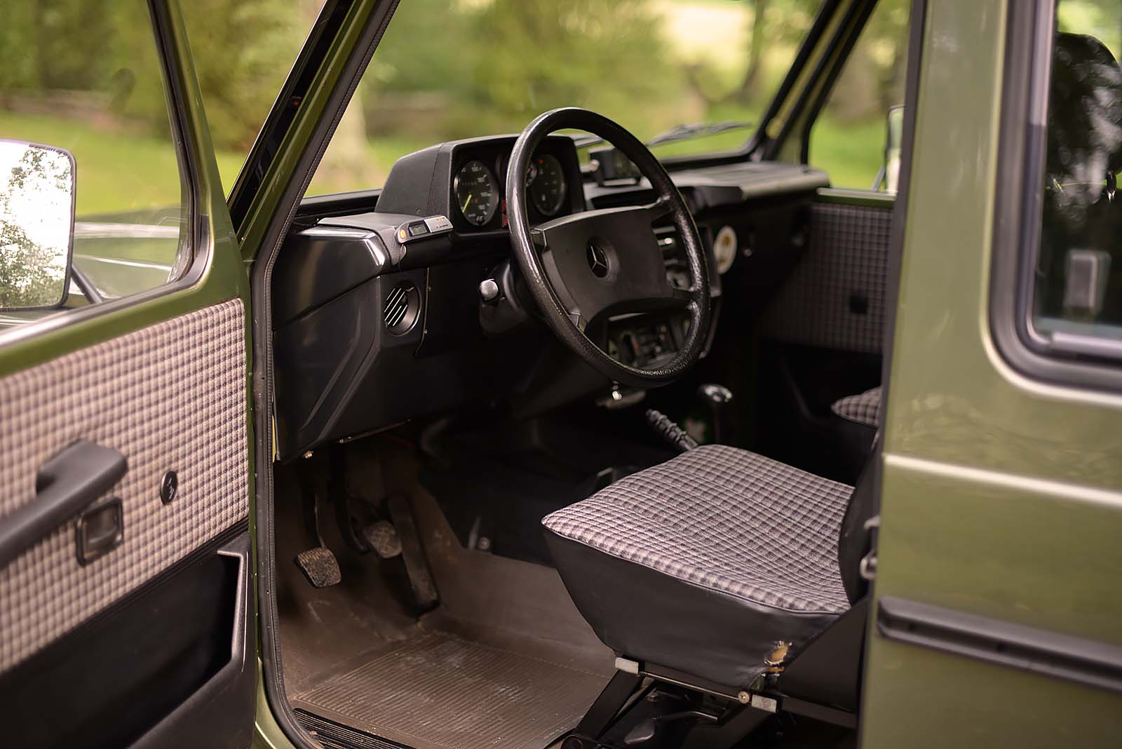 1984 Mercedes-Benz 300GD - Commonwealth Classics