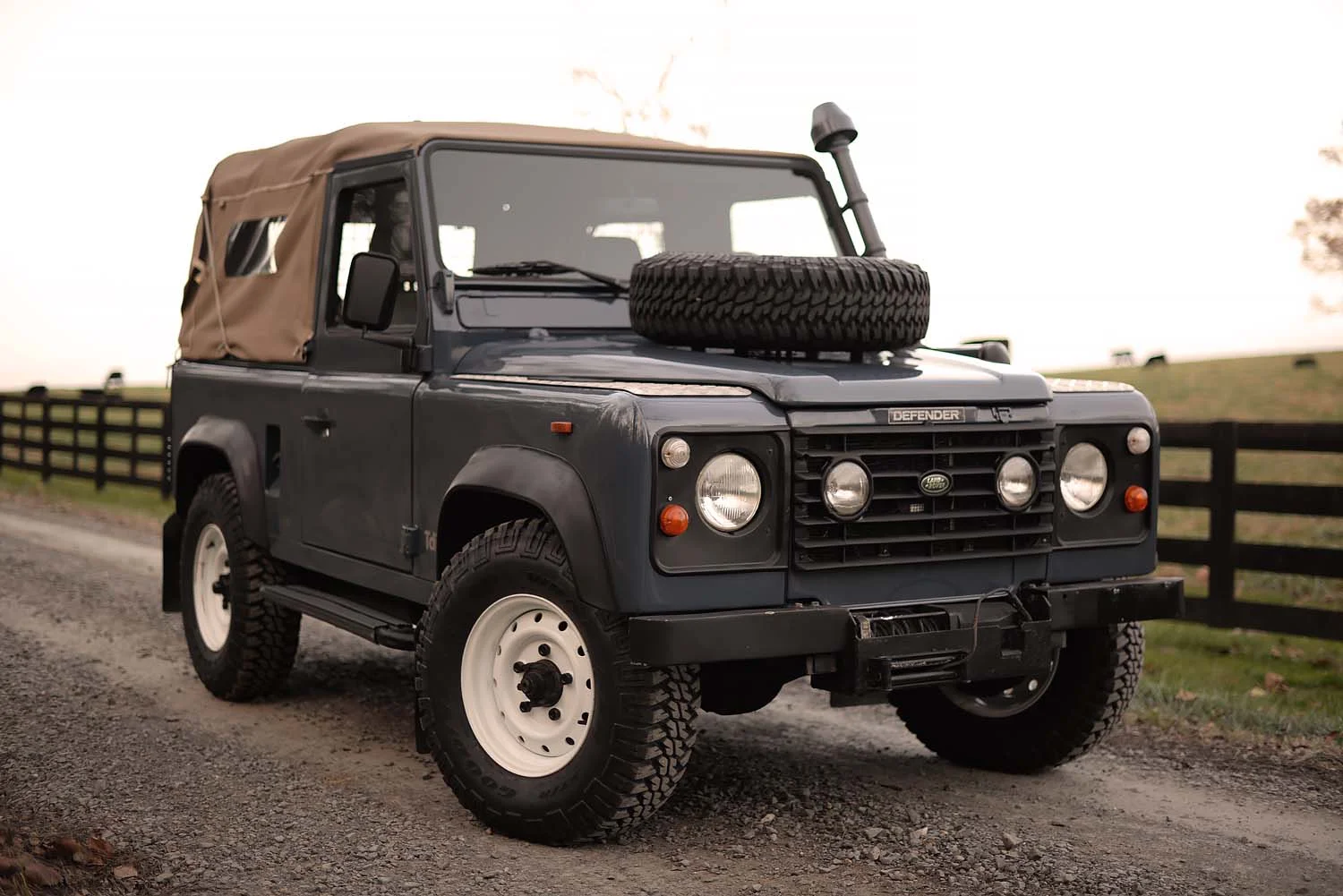 1991 Land Rover Defender 90 - Commonwealth Classics