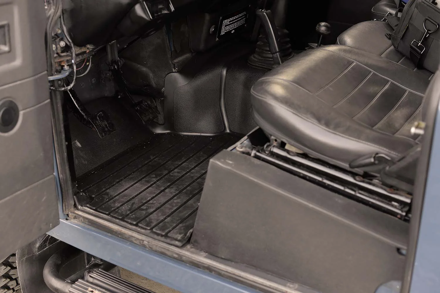 1991 Land Rover Defender 90 - Commonwealth Classics