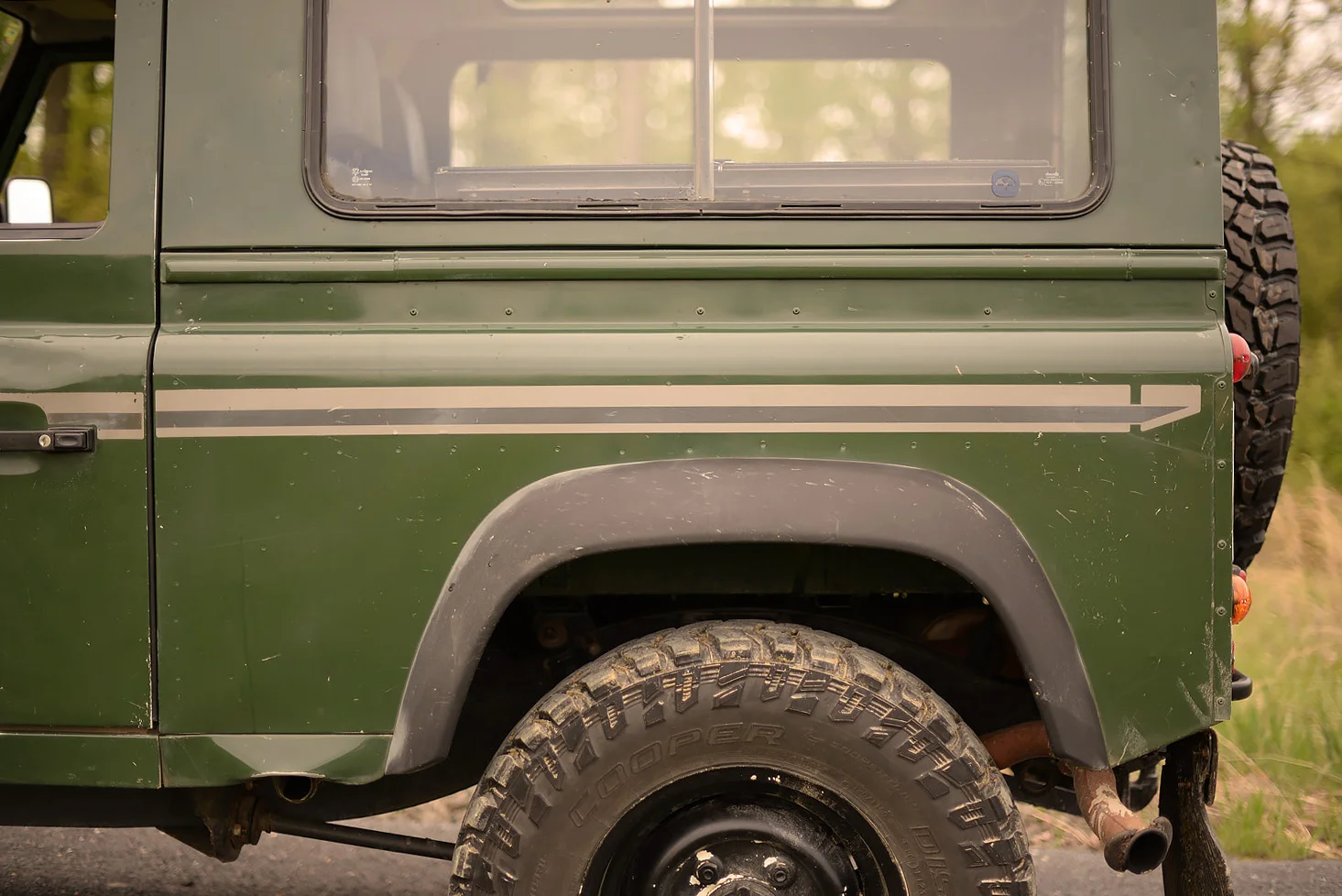 1994 Land Rover Defender 90 - Commonwealth Classics
