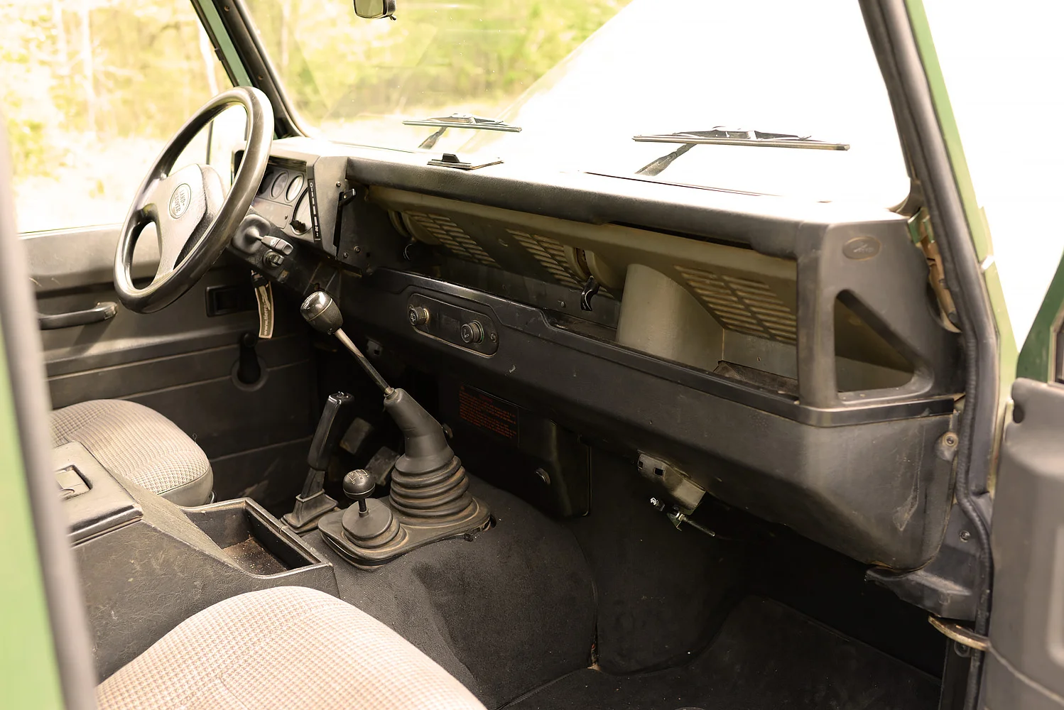 1994 Land Rover Defender 90 - Commonwealth Classics