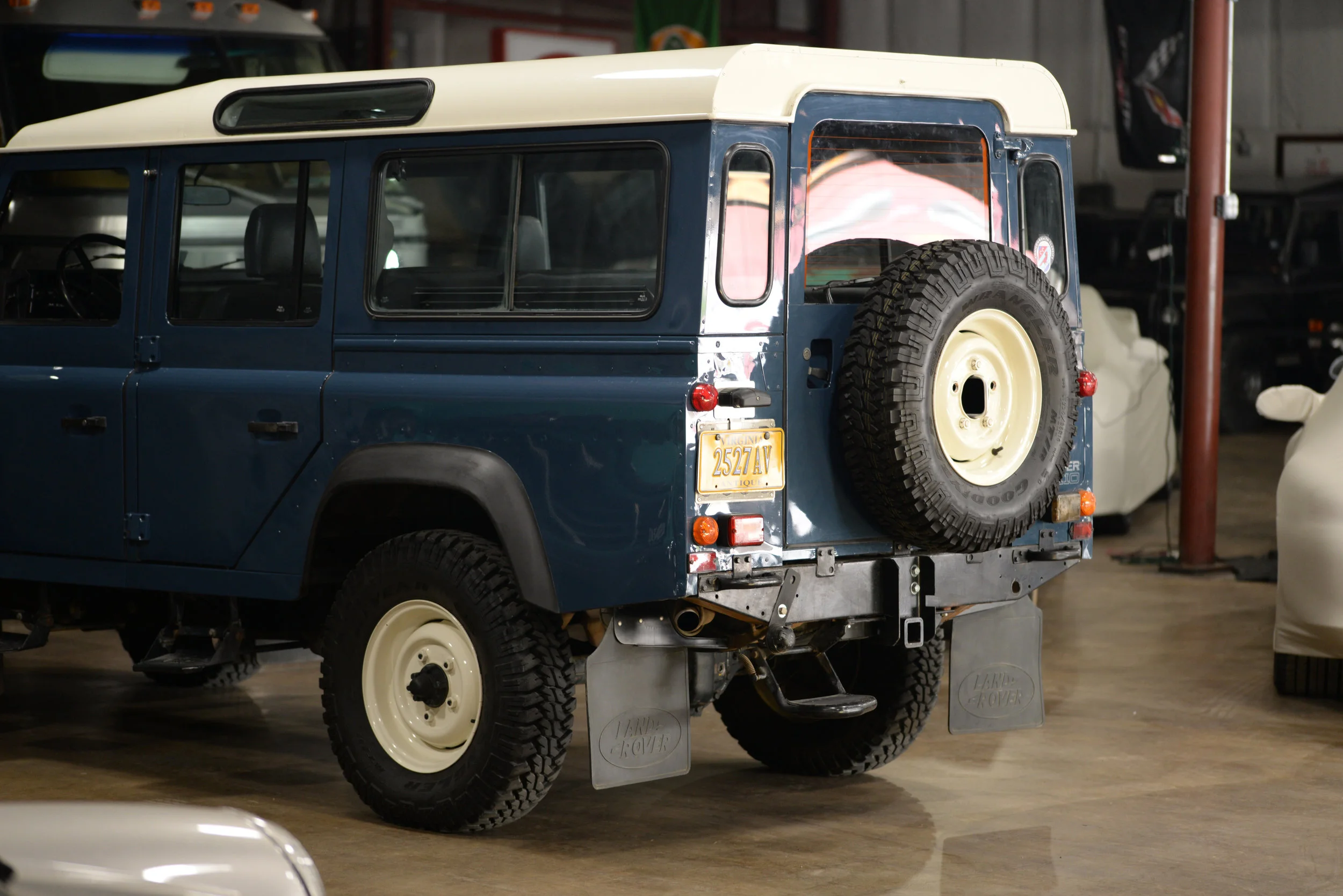 1991 Land Rover Defender 110 - Commonwealth Classics
