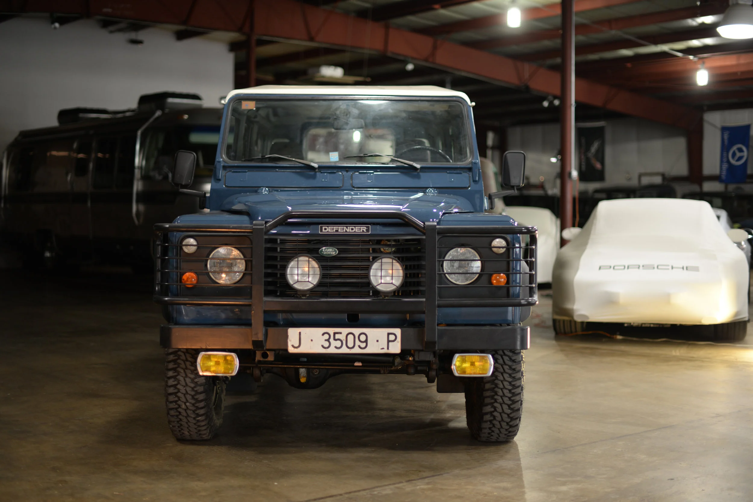 1991 Land Rover Defender 110 - Commonwealth Classics