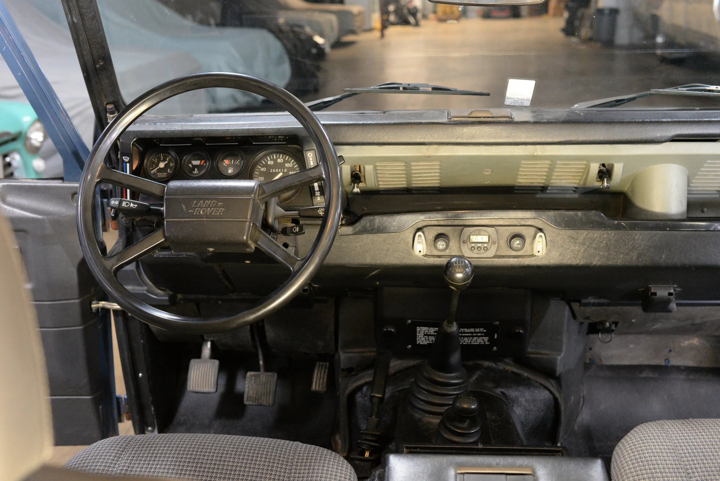 1991 Land Rover Defender 110 - Commonwealth Classics